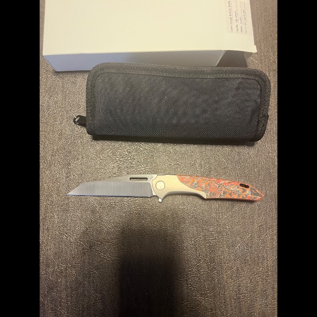 Bladebinge - Navajos Barbudo Balmis M390 Fat Carbon Inlay