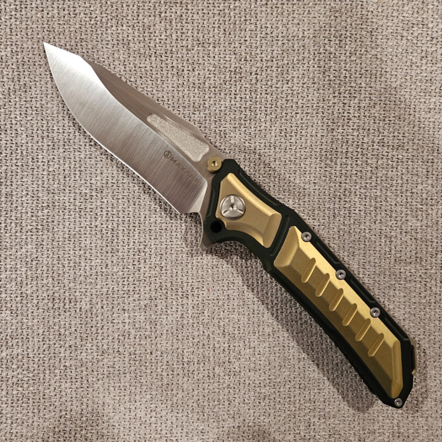 Bladebinge - Maxace Hephaestus CPM 3V folding knife, Golden TC4