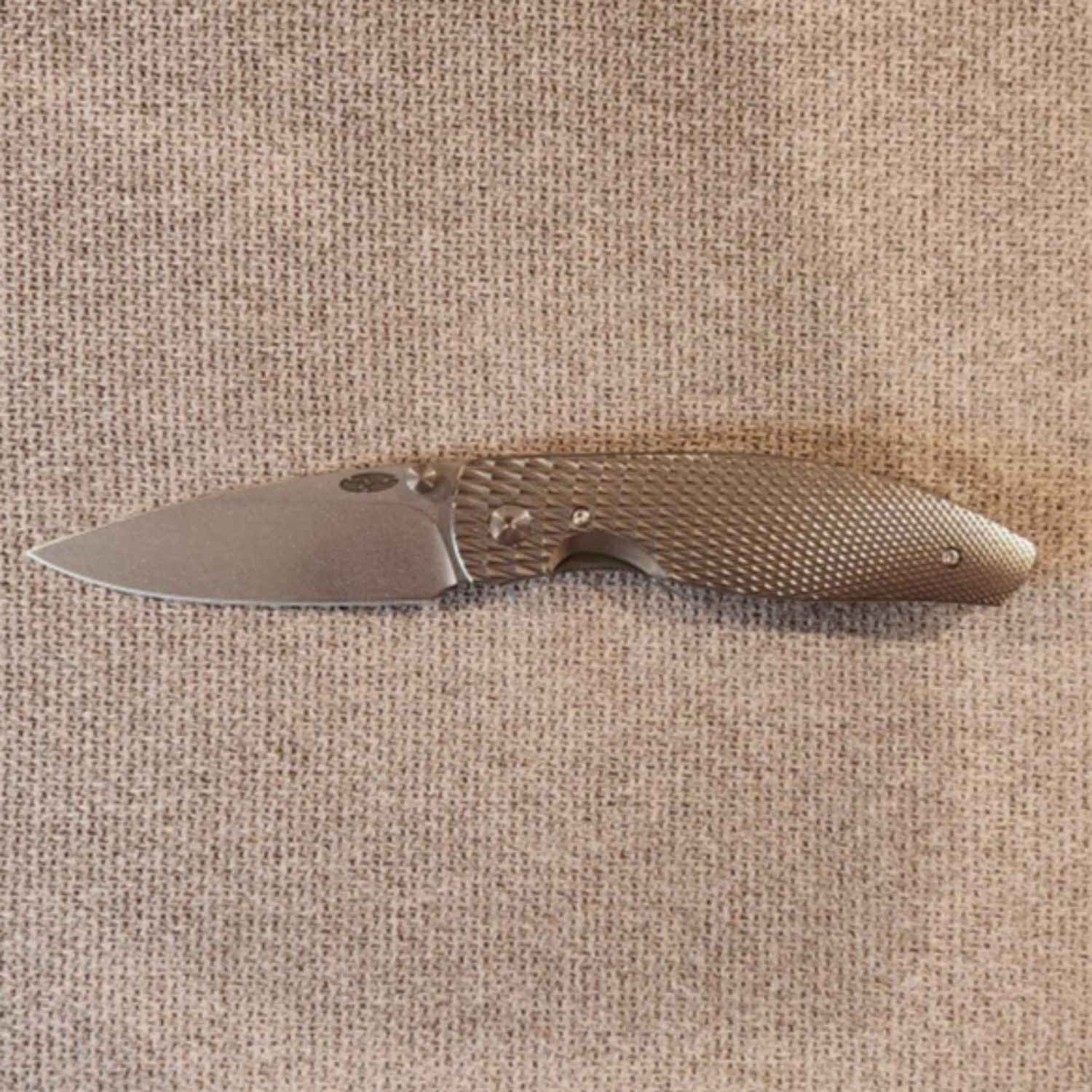 Bladebinge - TRM ATOM LINERLOCK WITH TITANIUM SCALES NEW TEXTURE
