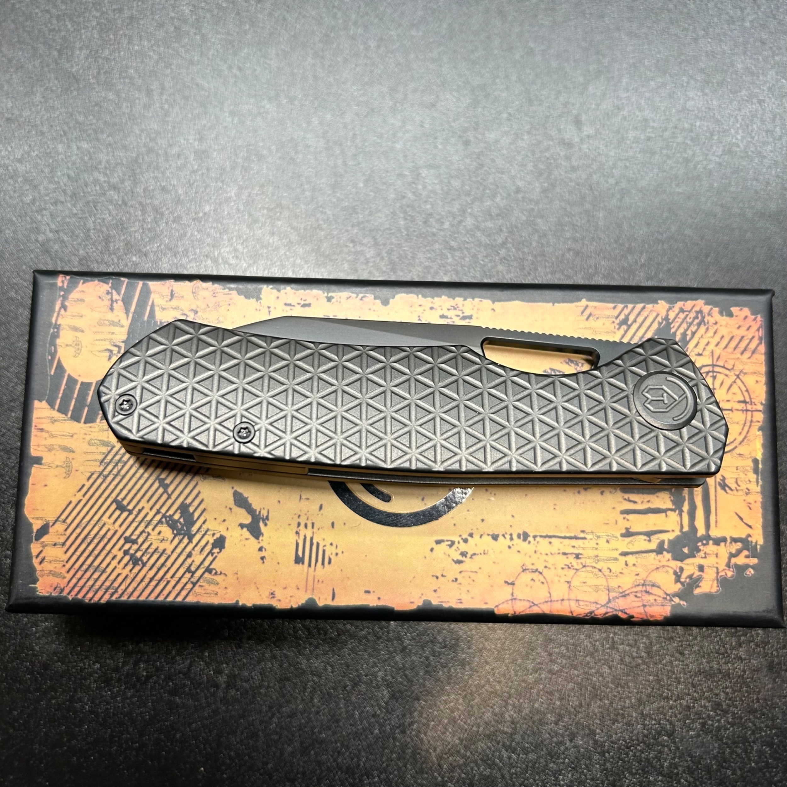 Bladebinge - KB Socius Folding Knife Regular DLC Titanium w/ Triangle ...