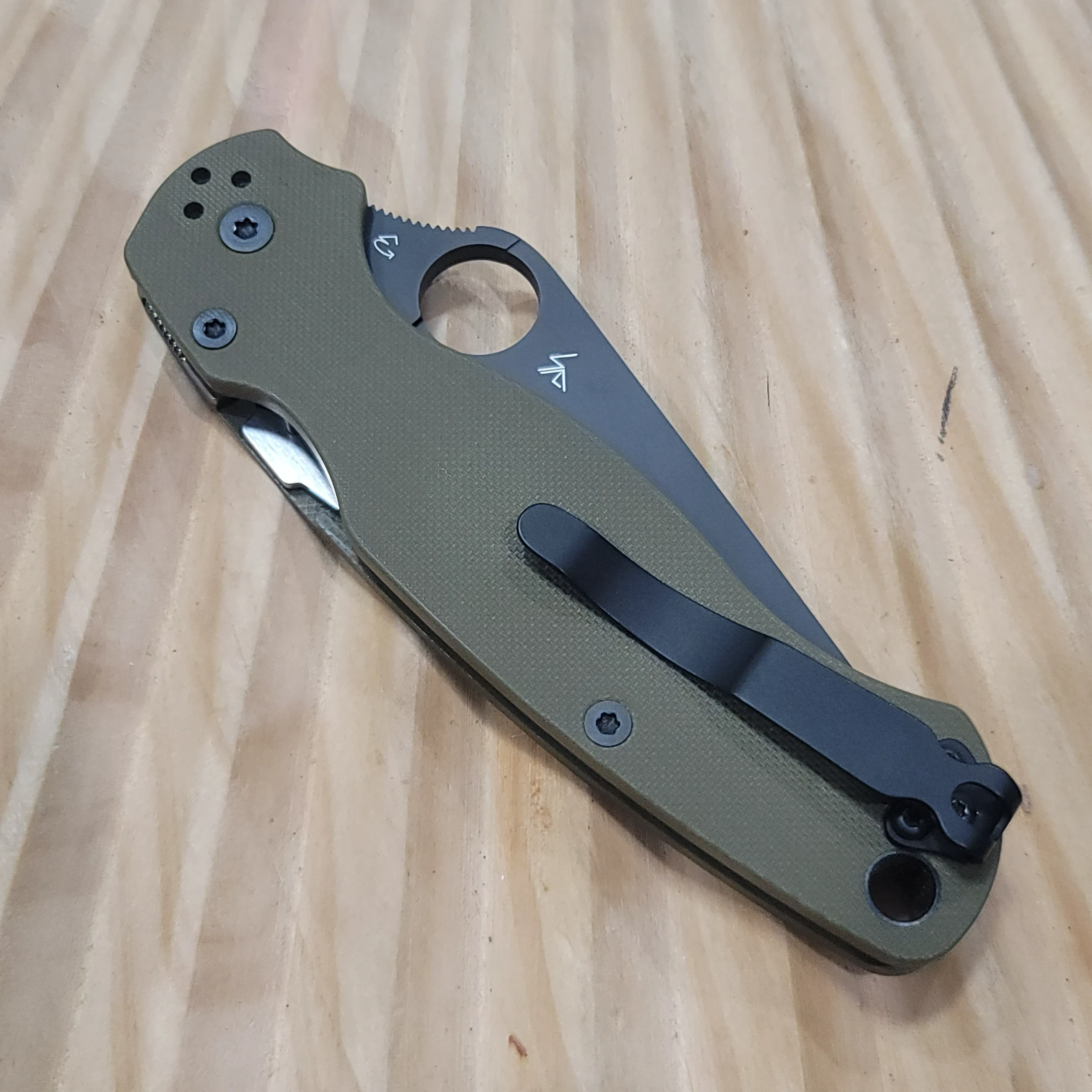 Bladebinge - Spyderco paramilitary 2 DLC S90V, Green G10, Flytanium Ti ...
