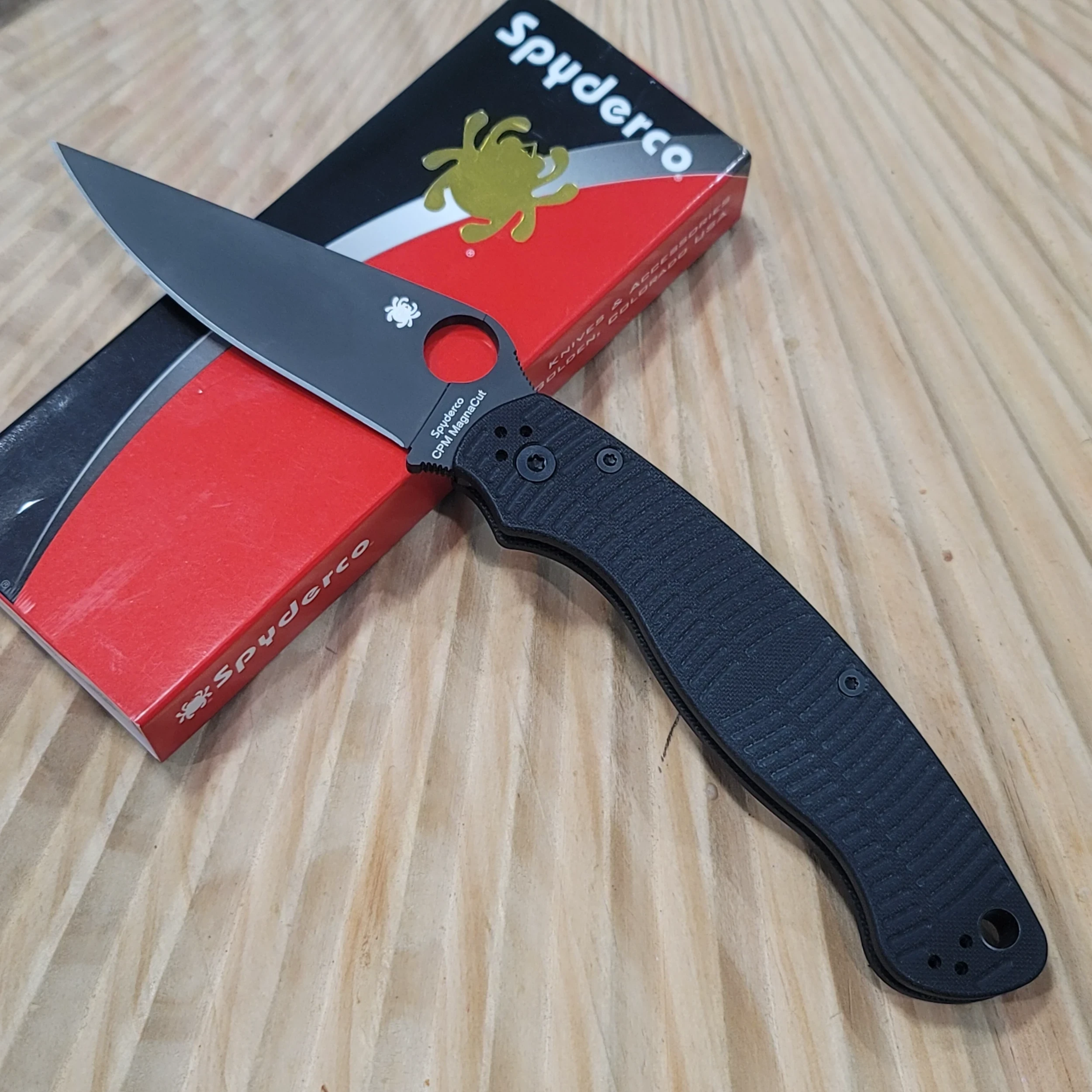 Bladebinge - Spyderco Military 2 SALT DLC Magnacut, Black Milled G10