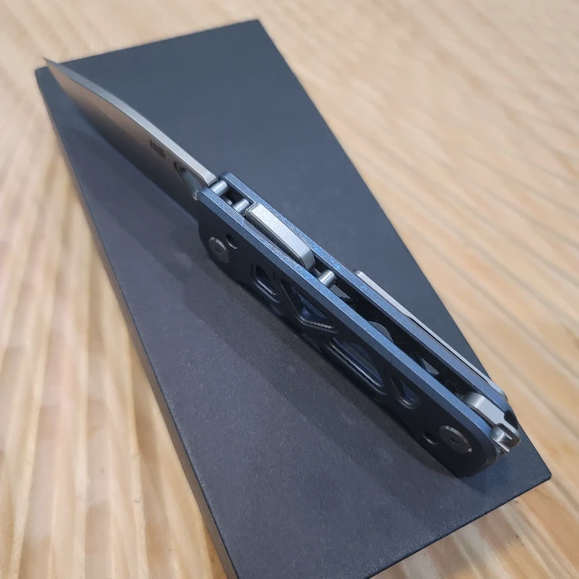 Bladebinge - WE Knives Tyro 20CV / Blue Skeletonized Ti, SNECK super lock