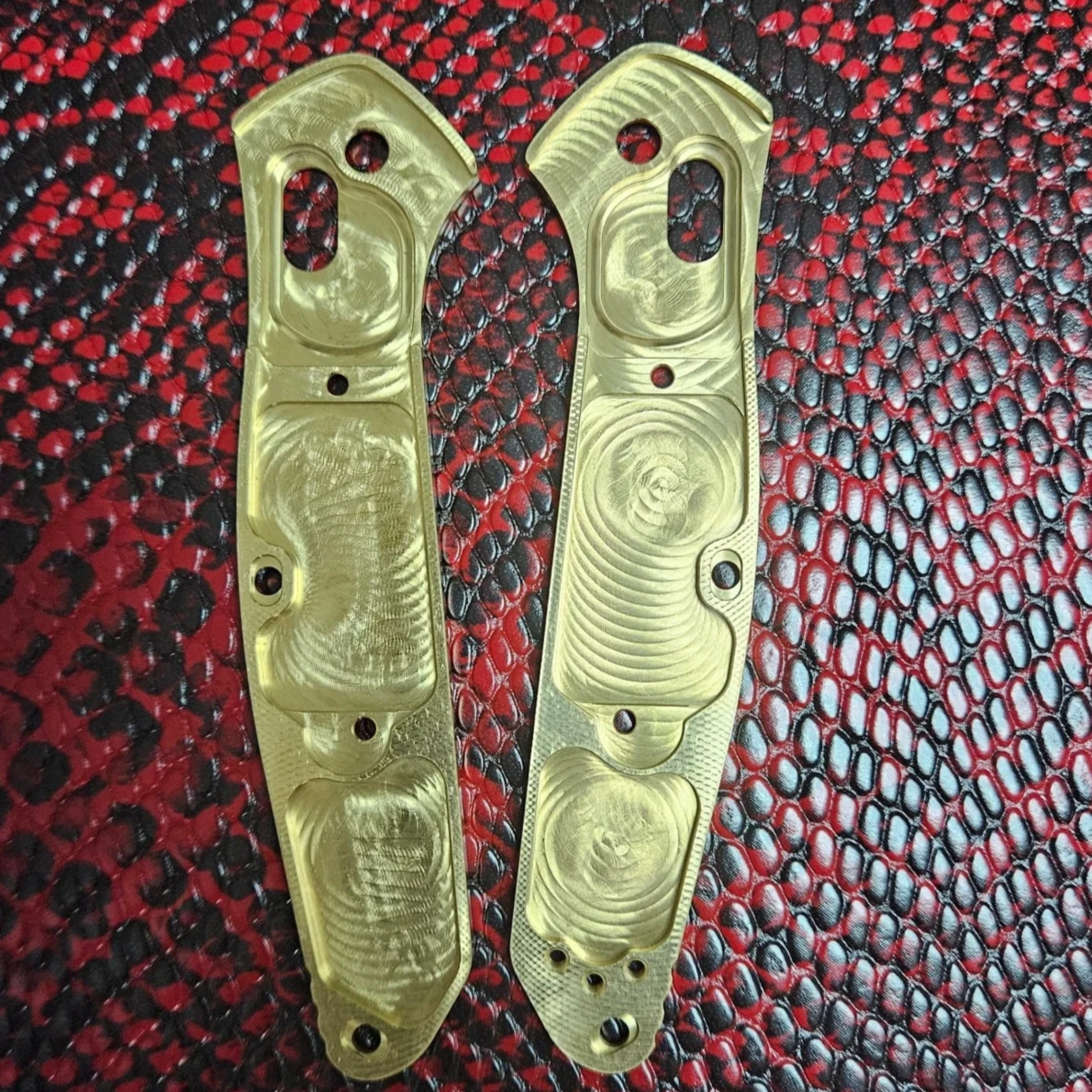 Bladebinge - Mentonboss Benchmade Osborne Brass Scales