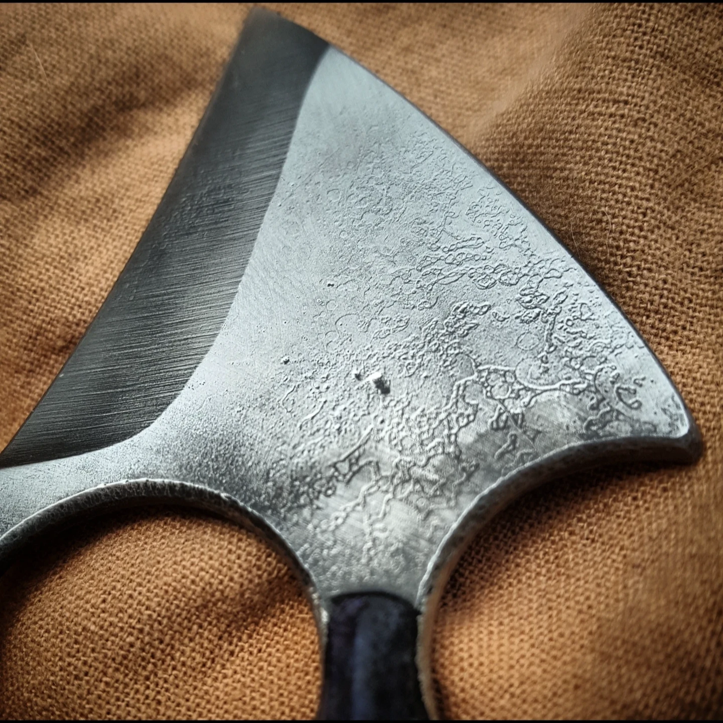 Bladebinge - Sharkbite push knife