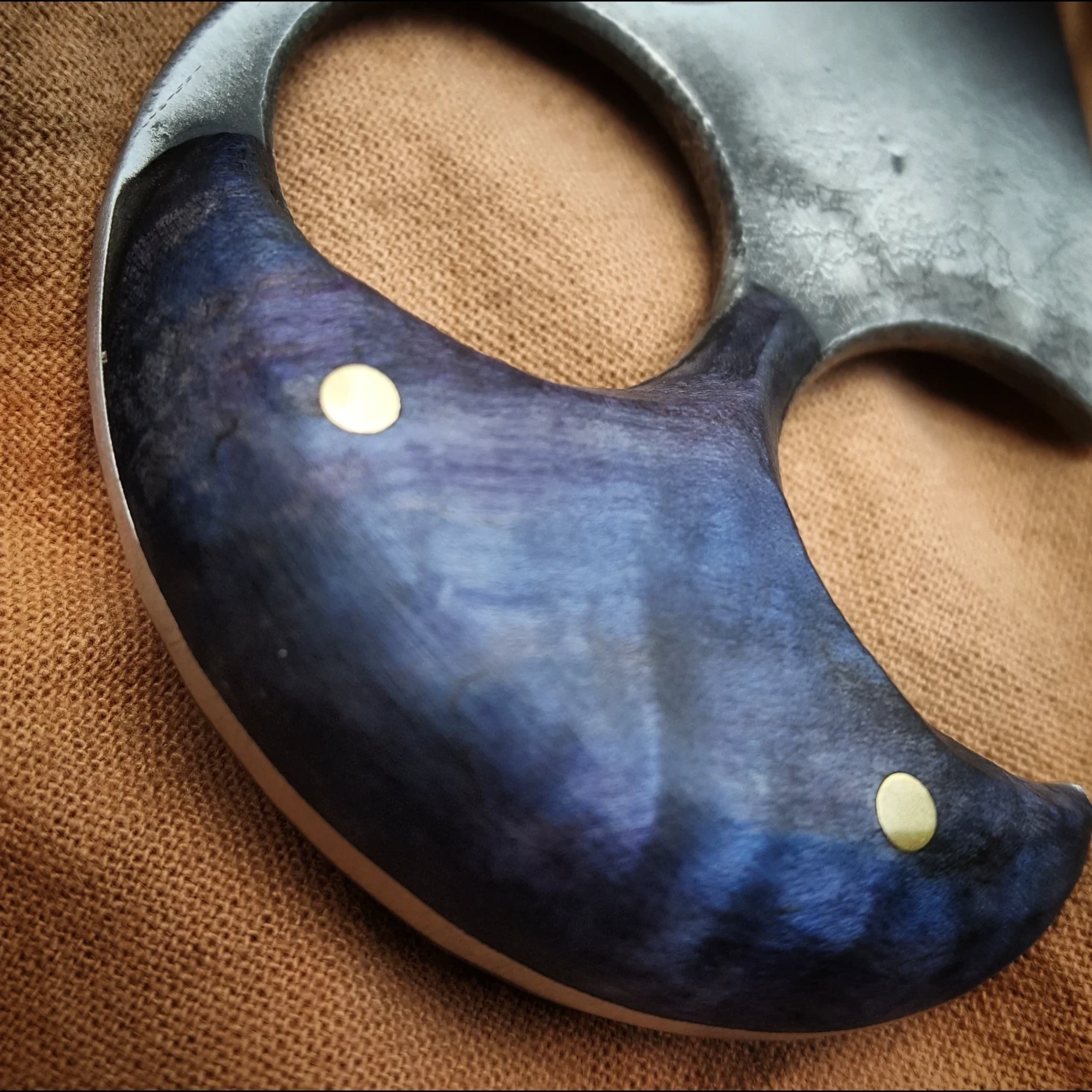 Bladebinge - Sharkbite push knife