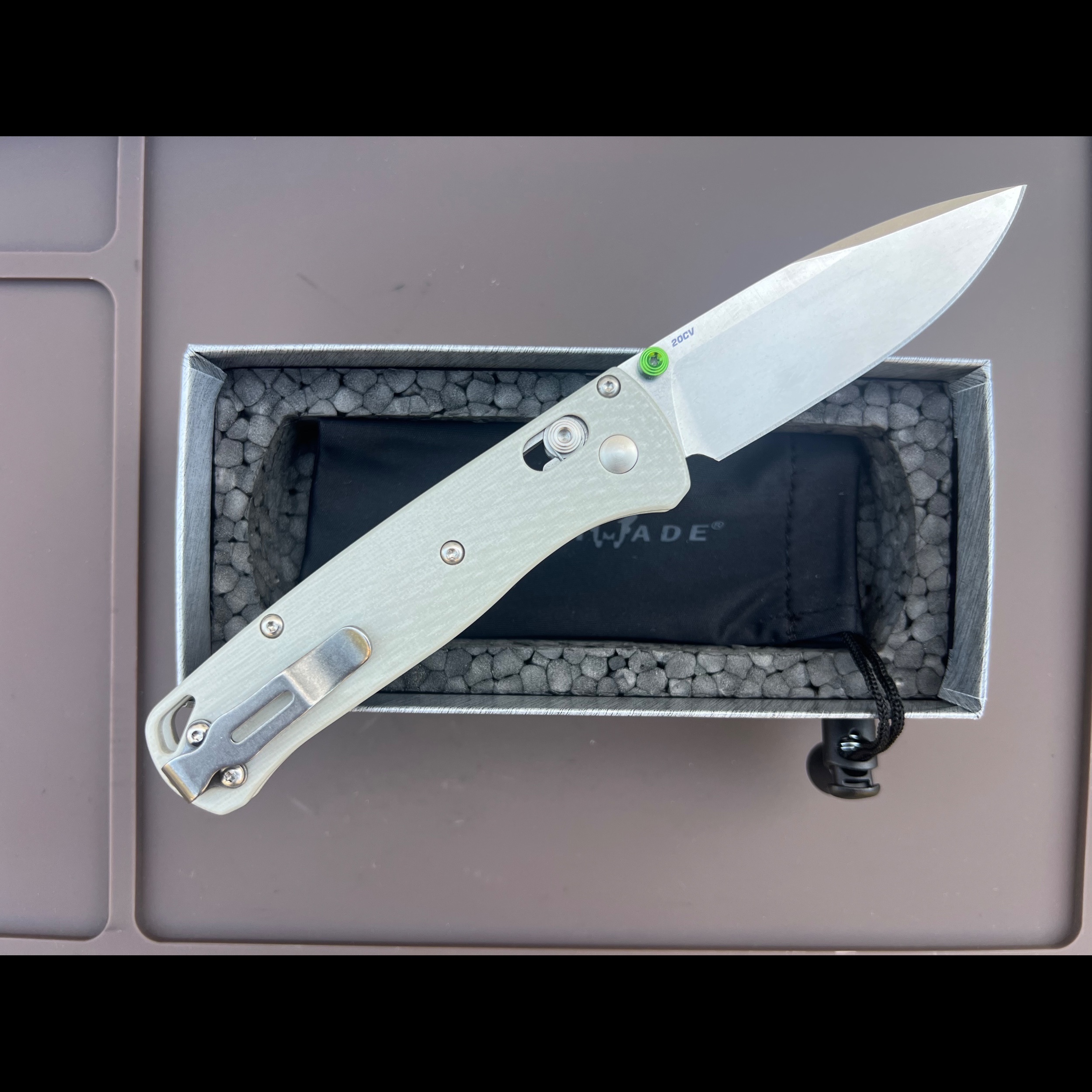 Bladebinge - Benchmade Bugout Gray G-10 20cv BladeHQ Exclusive