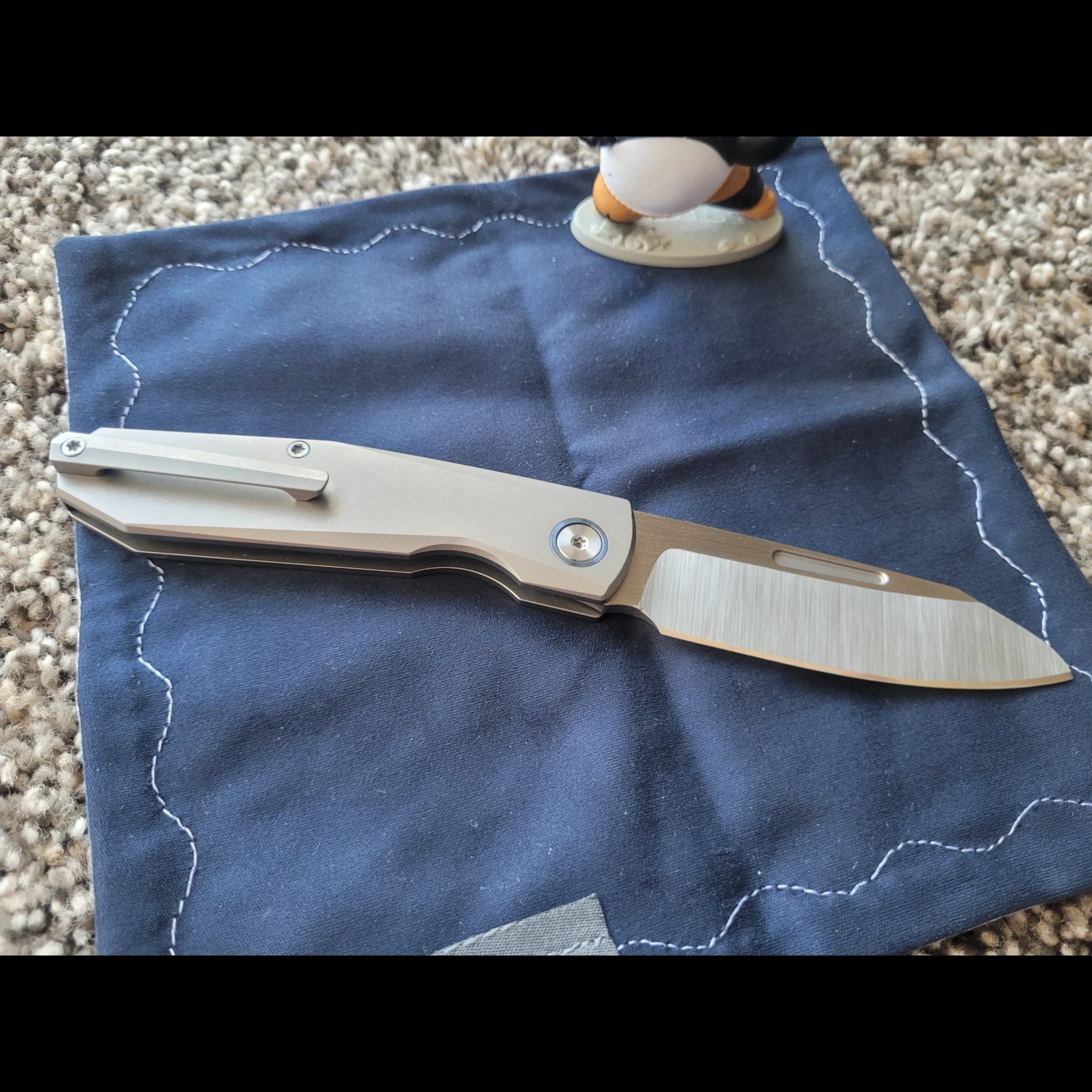 Bladebinge - Remette Squirrel Titanium M390 Belt Satin Slippie w/Ti Clip
