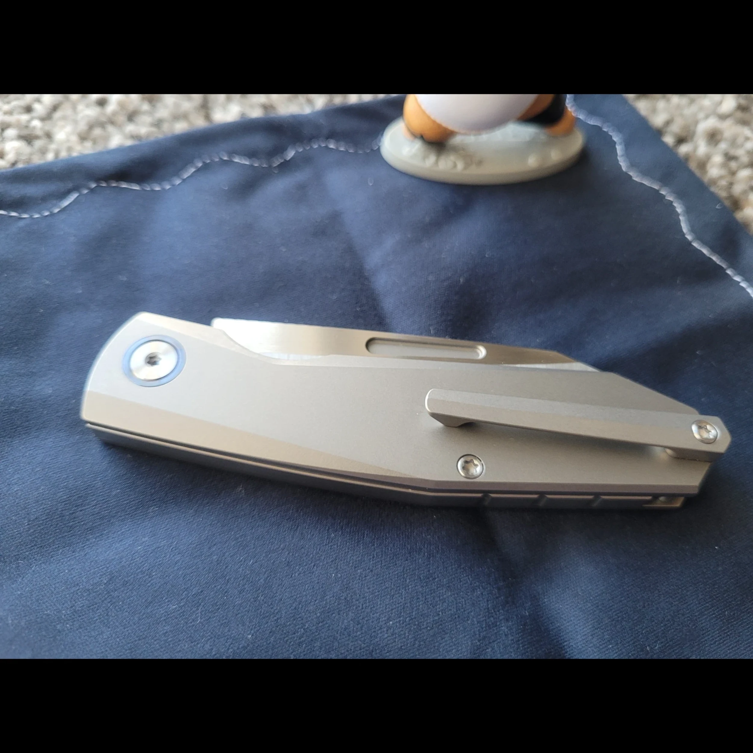 Bladebinge - Remette Squirrel Titanium M390 Belt Satin Slippie w/Ti Clip