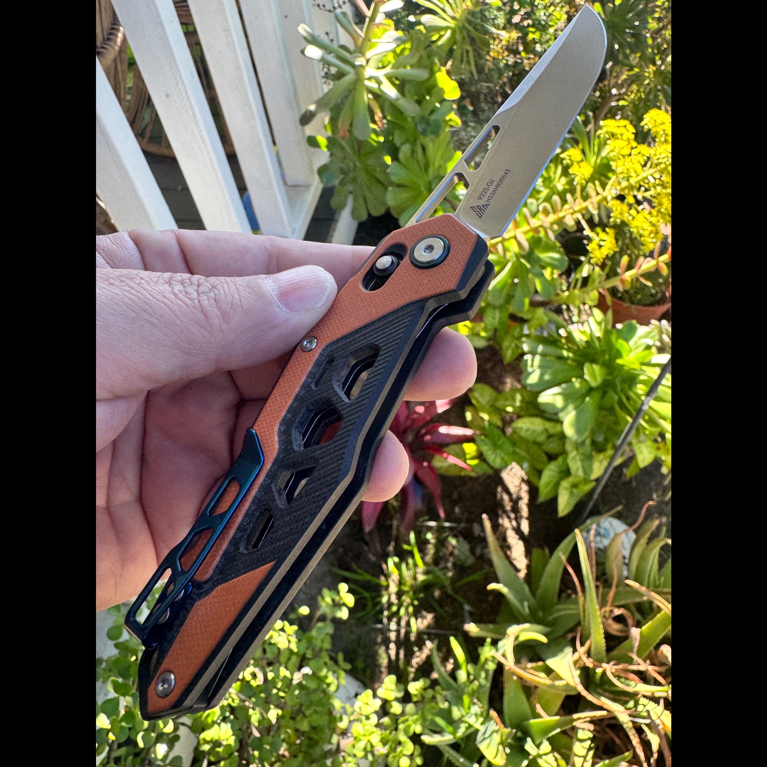 Bladebinge - SRM Mecha 9225-GJ (D2 Blade, G10 Handle)