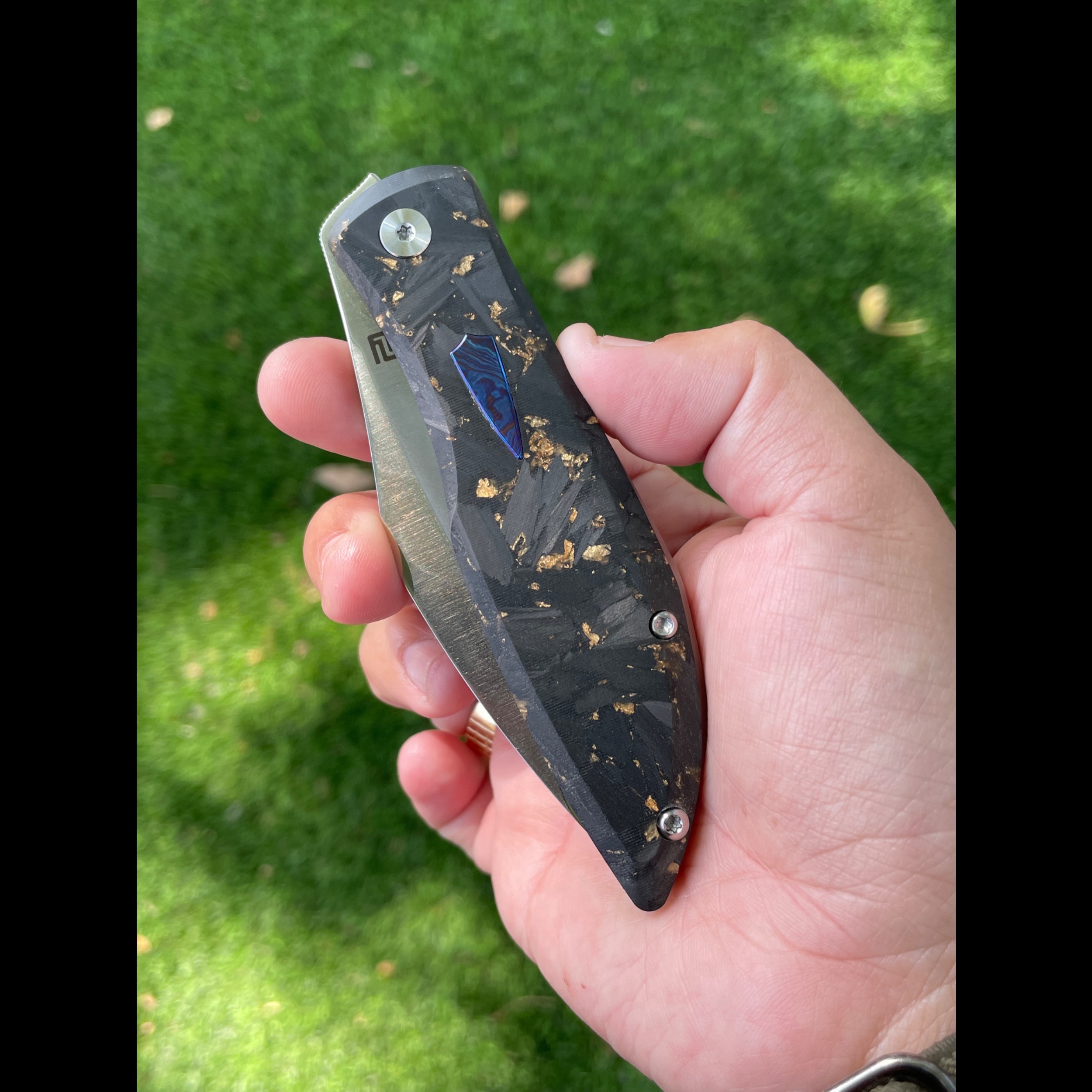 Bladebinge - Artisan Cutlery Wayden Gold Carbon Fiber & Titanium Handles 🔥