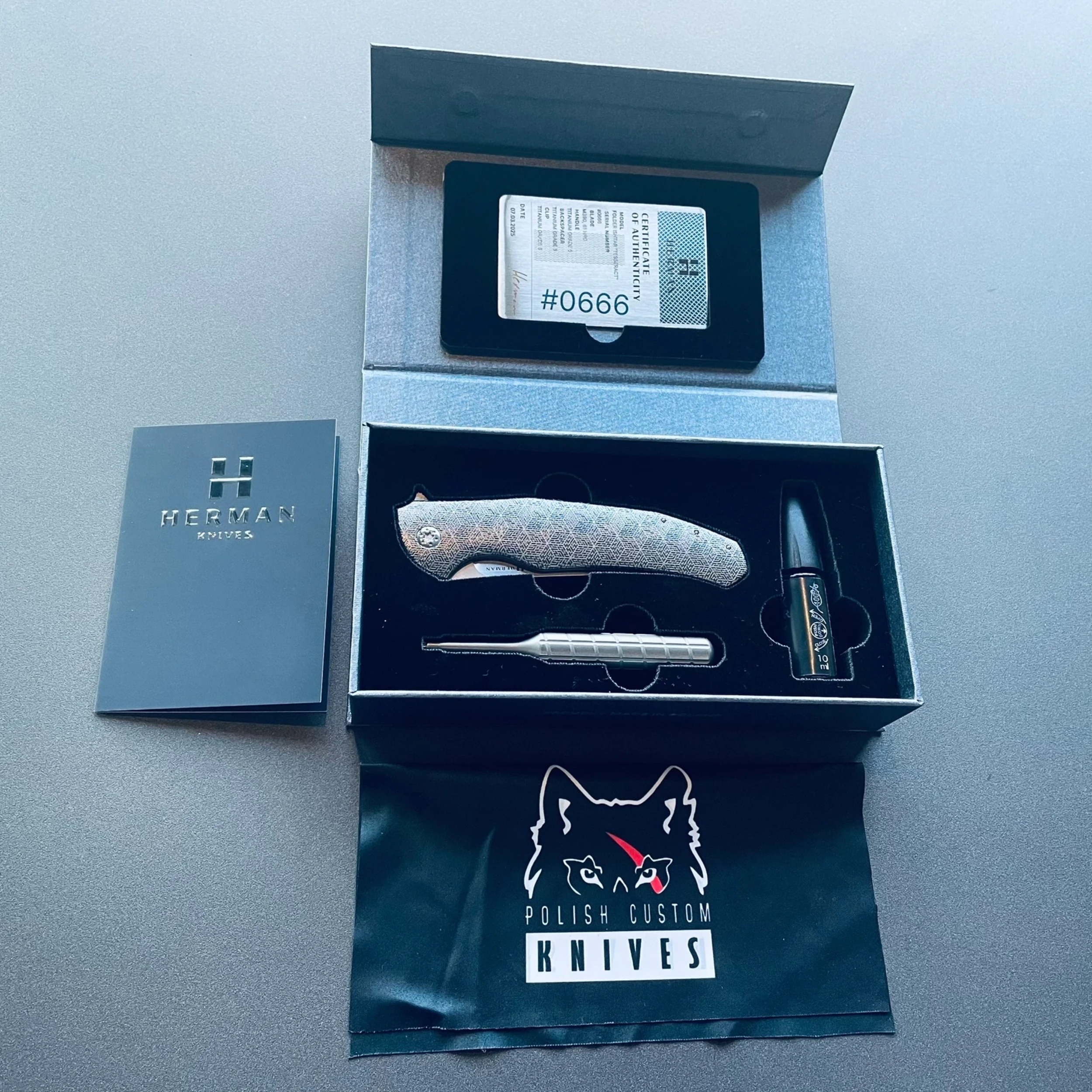 Bladebinge - Herman Knives Ishtar Tesseract (#666)