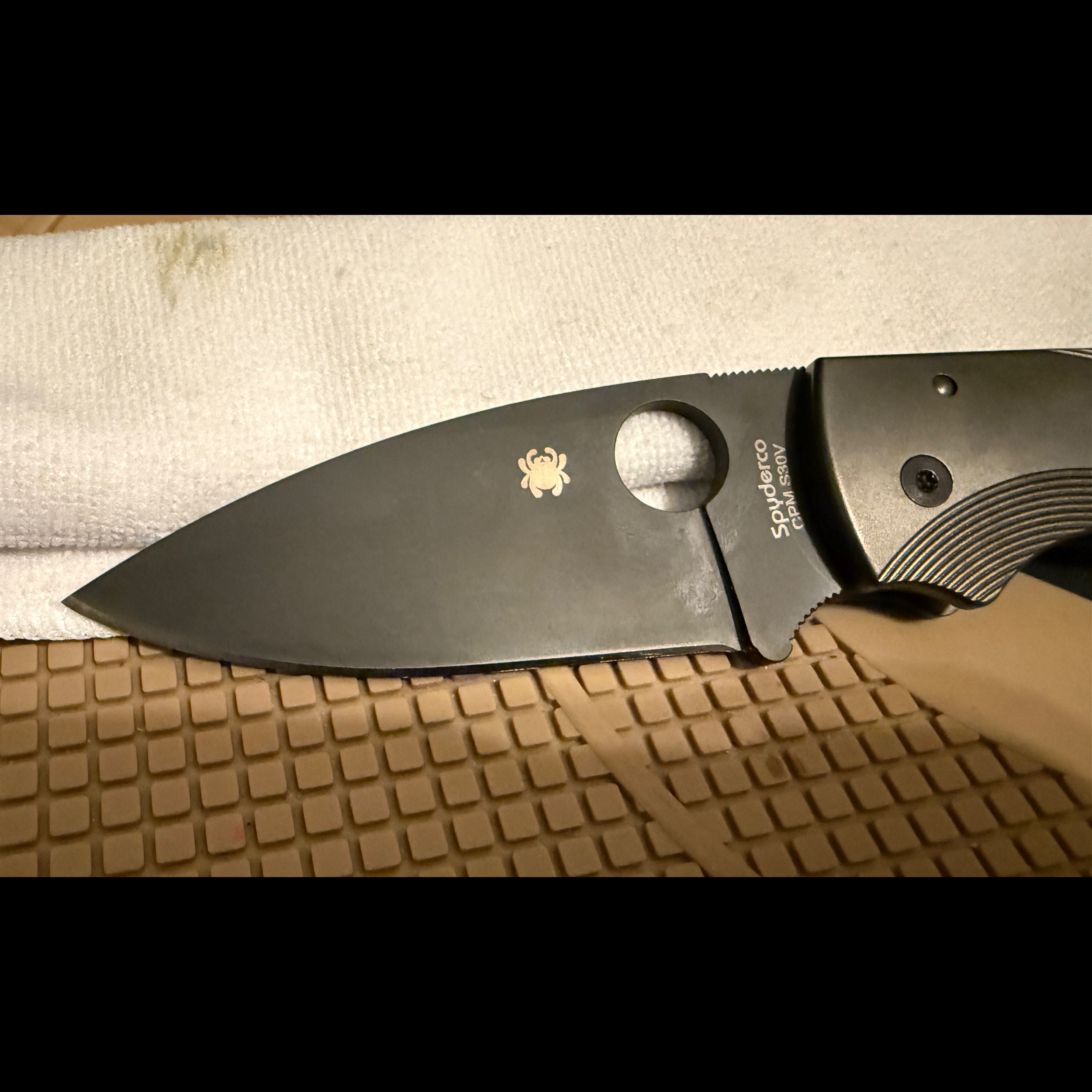 Bladebinge - Spyderco Shaman w/ Flytanium Lotus Scales