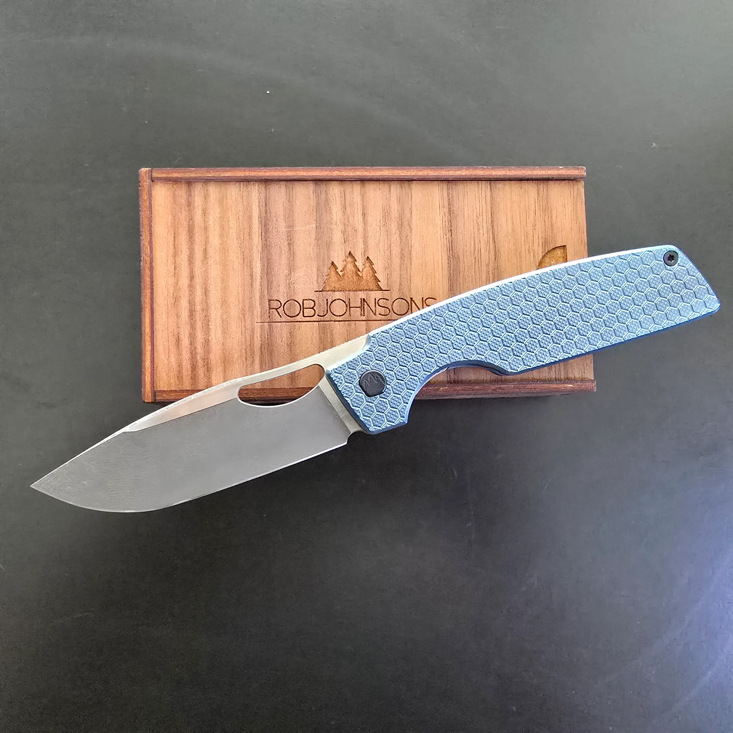 Bladebinge - ROBJOHNSONS Custom Cedar