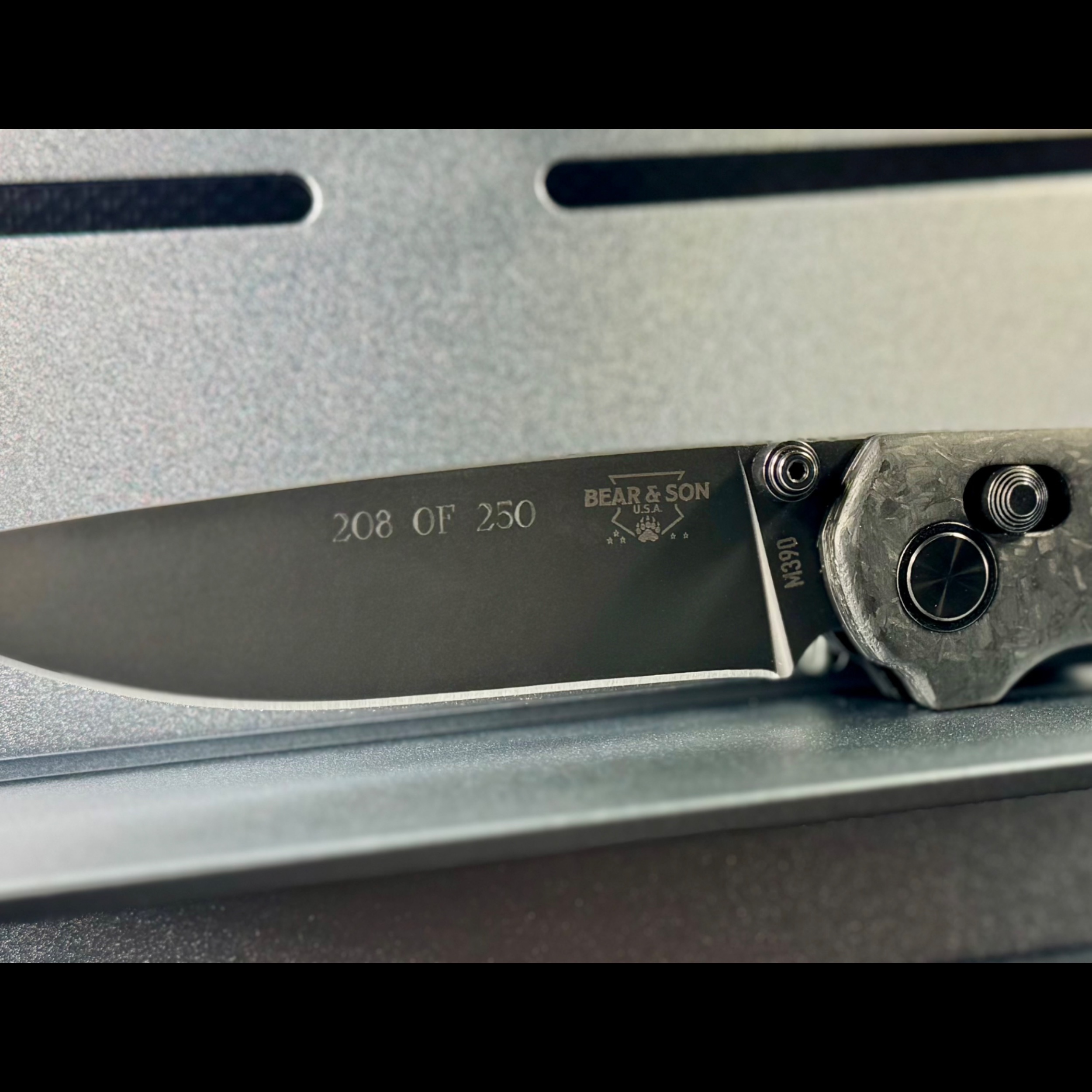 Bladebinge - #208 of 250 First Run Lawman M390 & Carbon Fiber Bear and ...