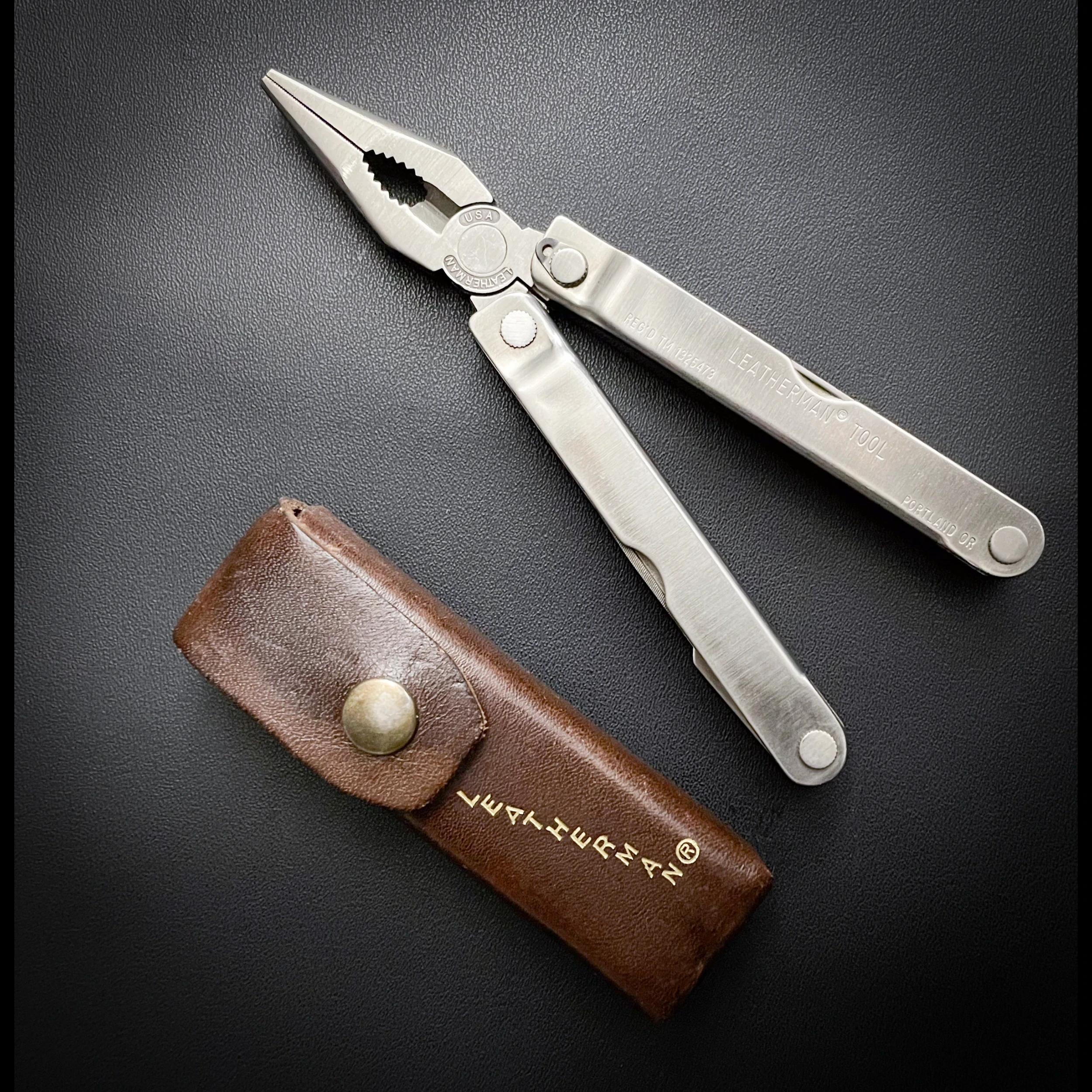 Bladebinge - Vintage LEATHERMAN Multi Tool w/ Sheath - Pliers Leather Case