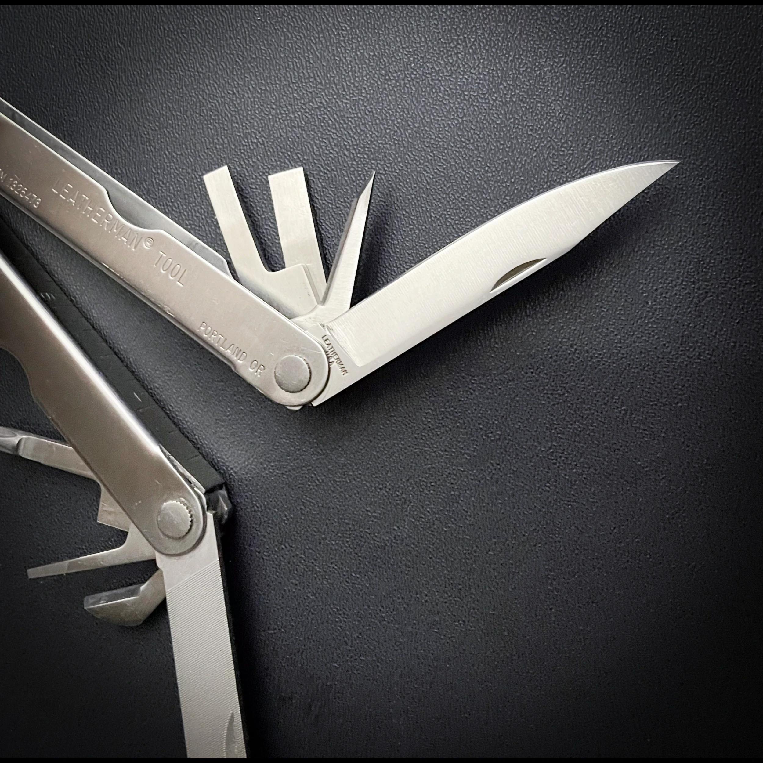 Bladebinge - Vintage LEATHERMAN Multi Tool w/ Sheath - Pliers Leather Case