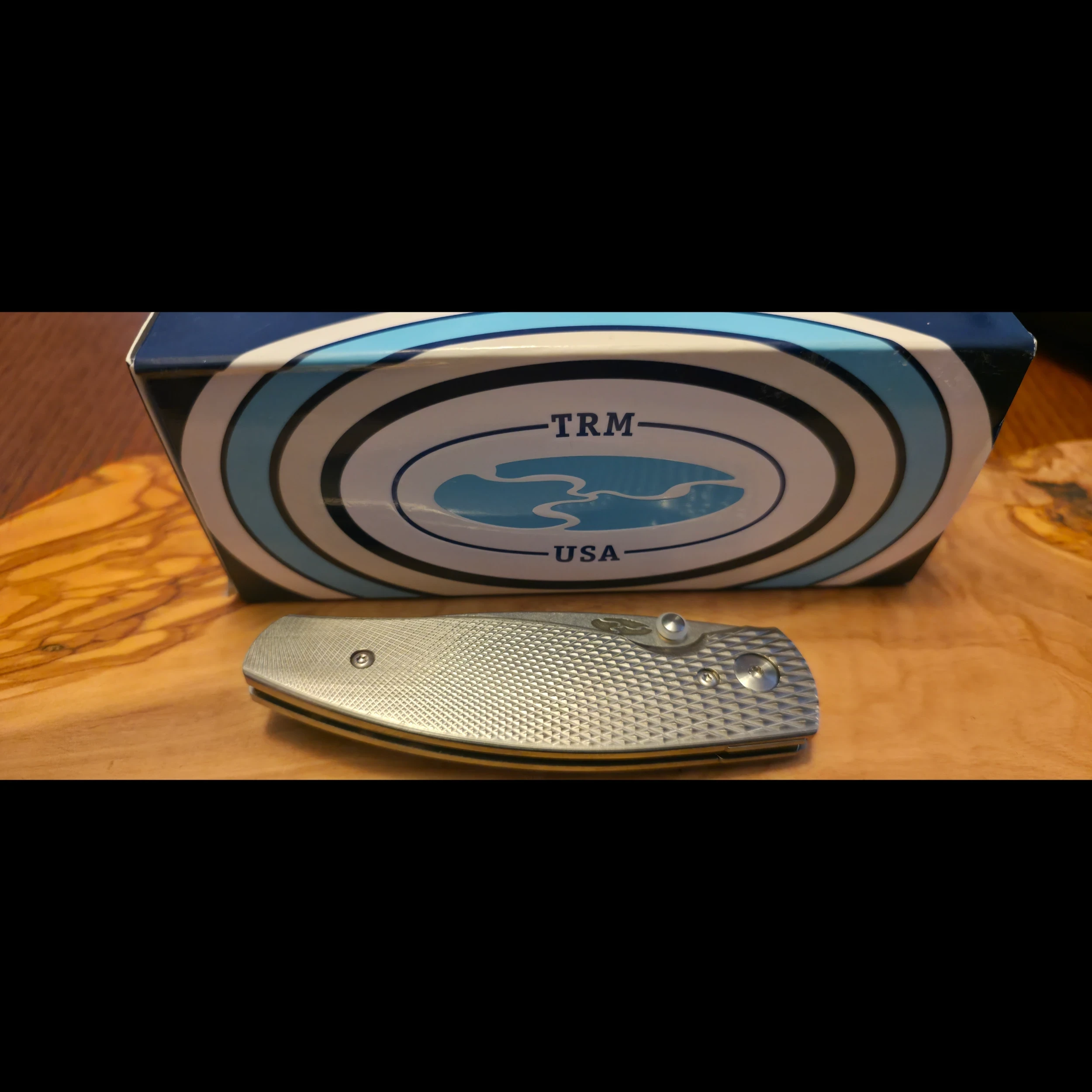 Bladebinge - There Rivers Manufacturing Magnacut Neutron 2 With Lizard Skin Titanium