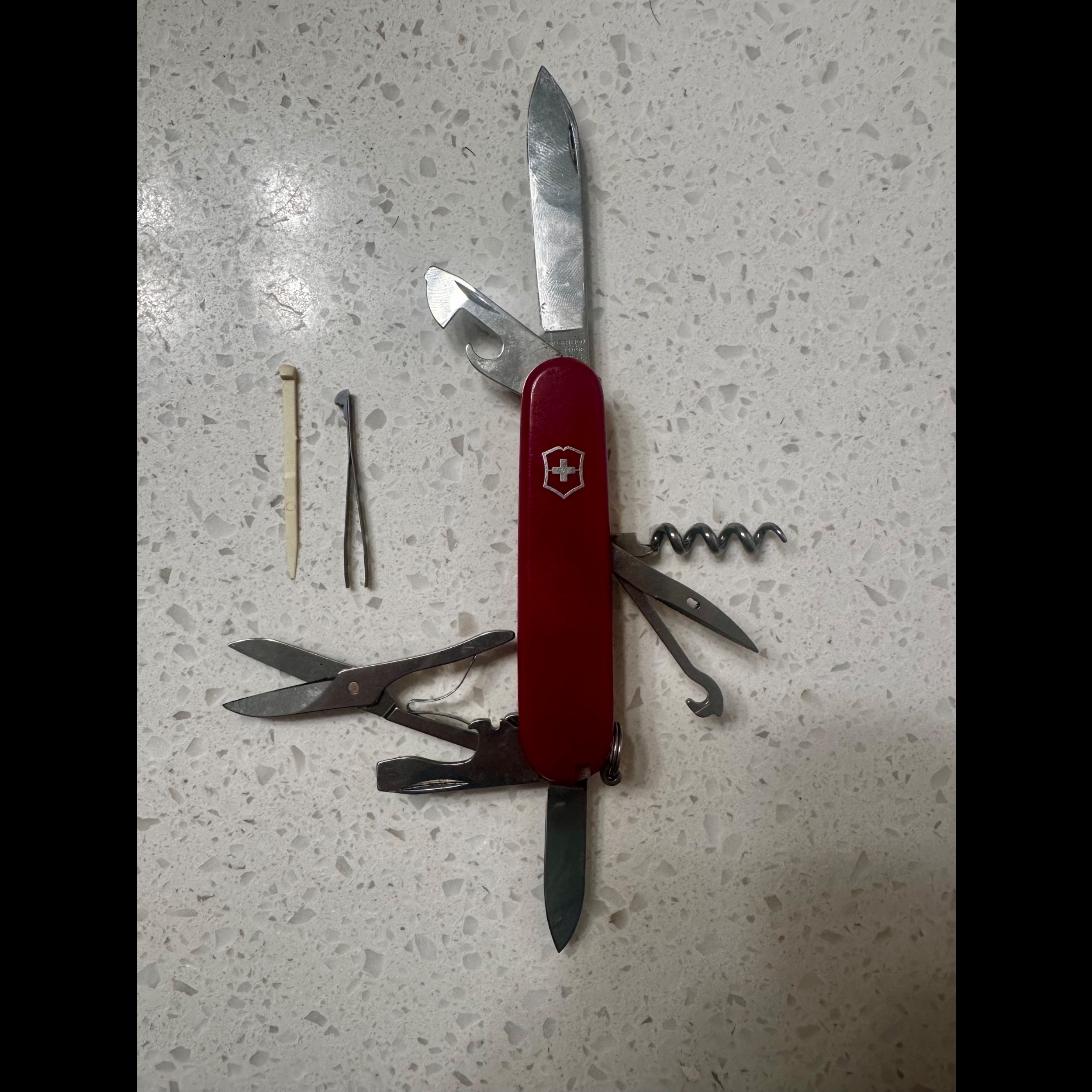 Bladebinge - Victorinox Huntsman Swiss Army Knife