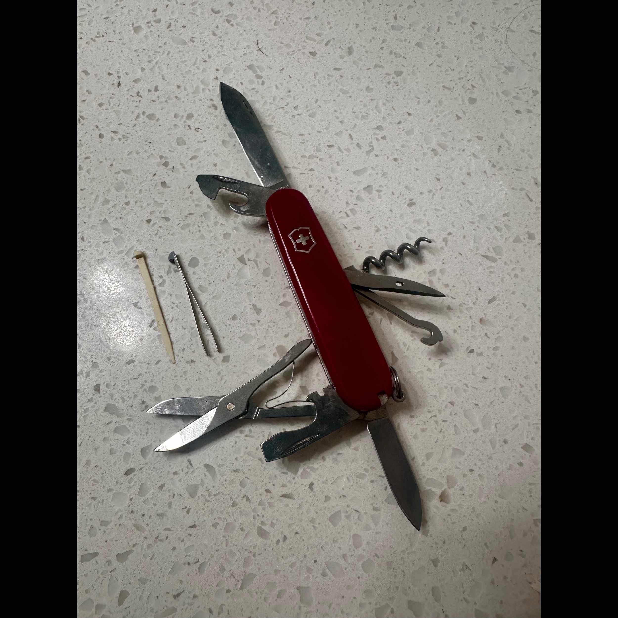 Bladebinge - Victorinox Huntsman Swiss Army Knife