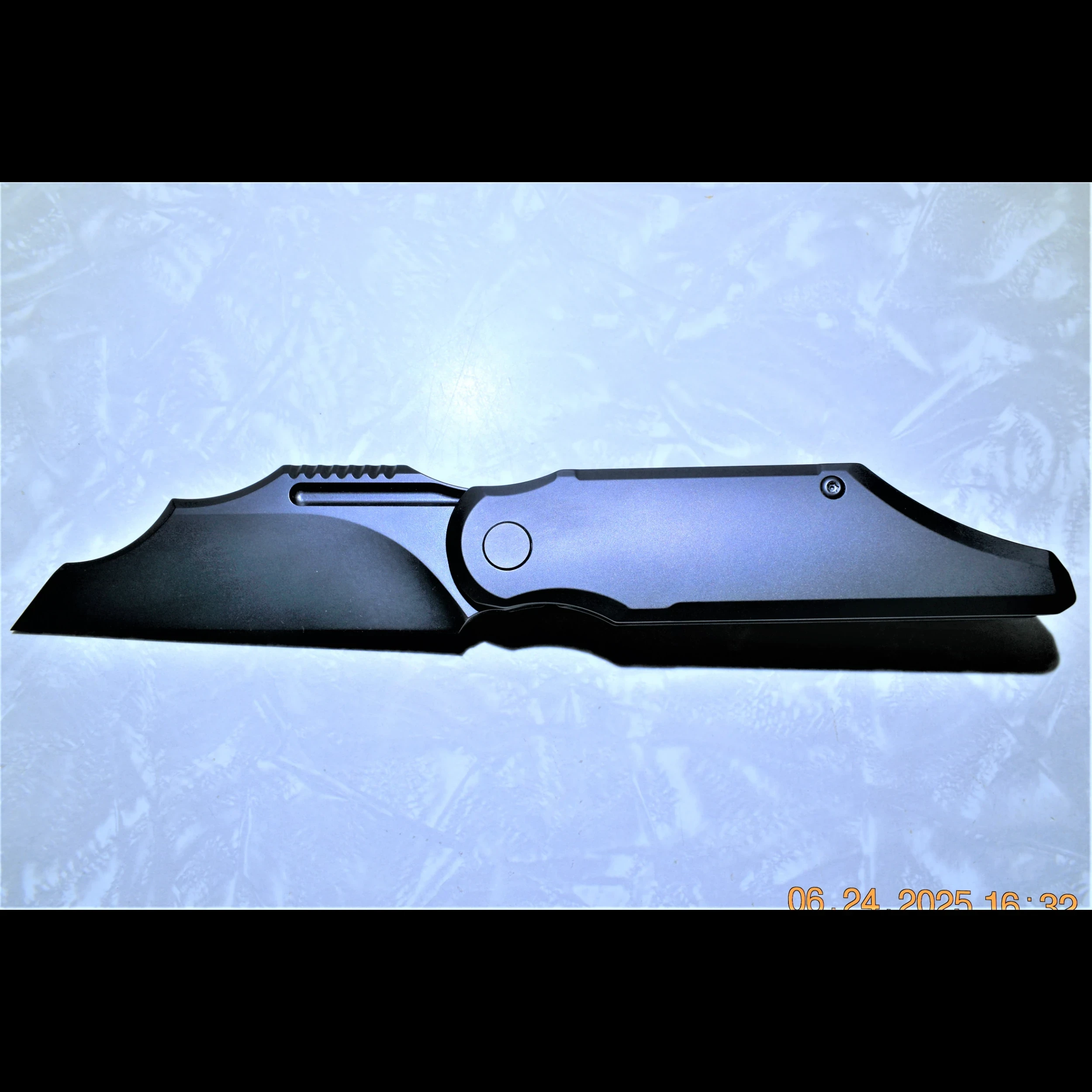 Bladebinge - Ketuo Soulstone Black Titanium Handle Black M390 Blade