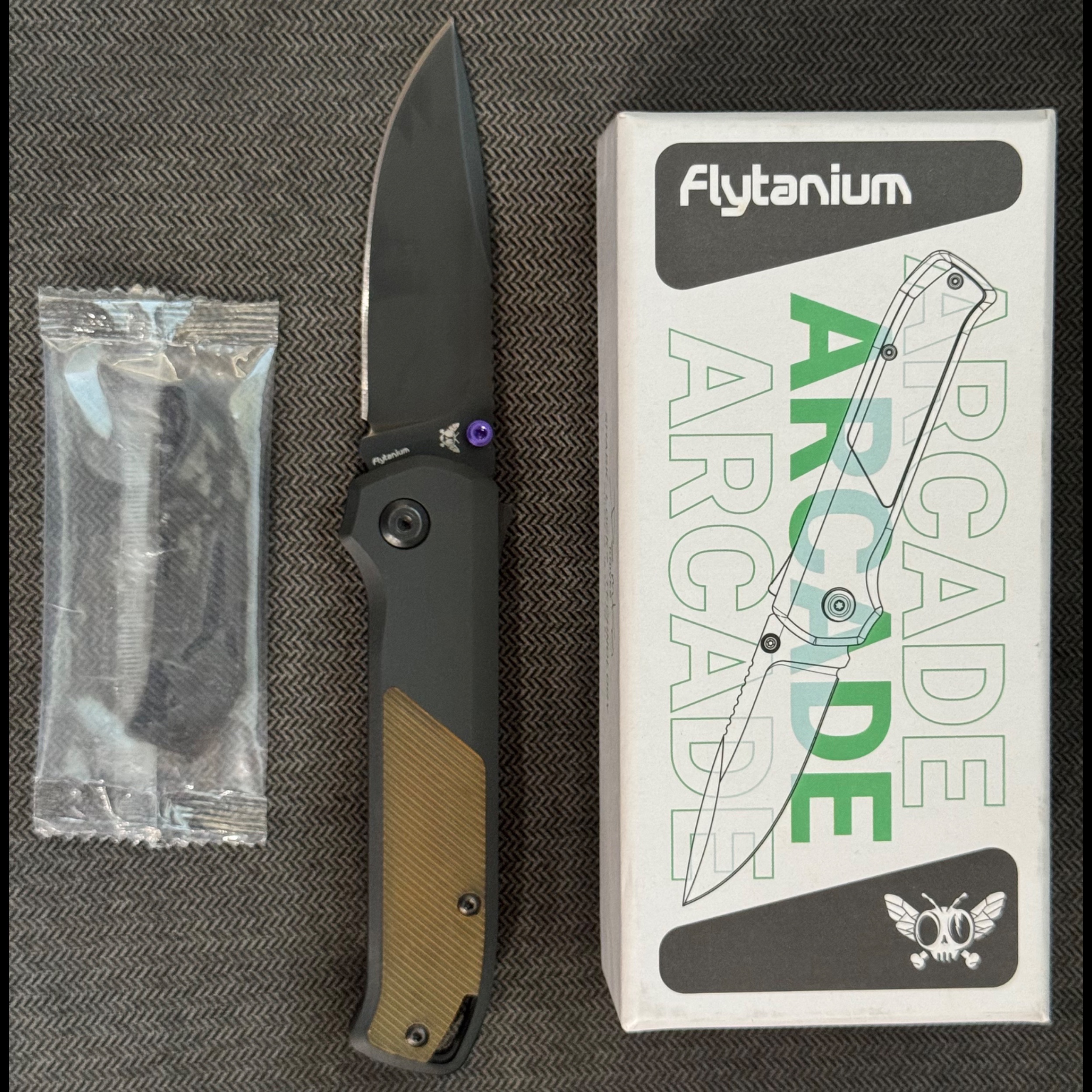 Bladebinge - Flytanium Arcade Shark-Lock Knife Black w/ Ultem (3.2 ...