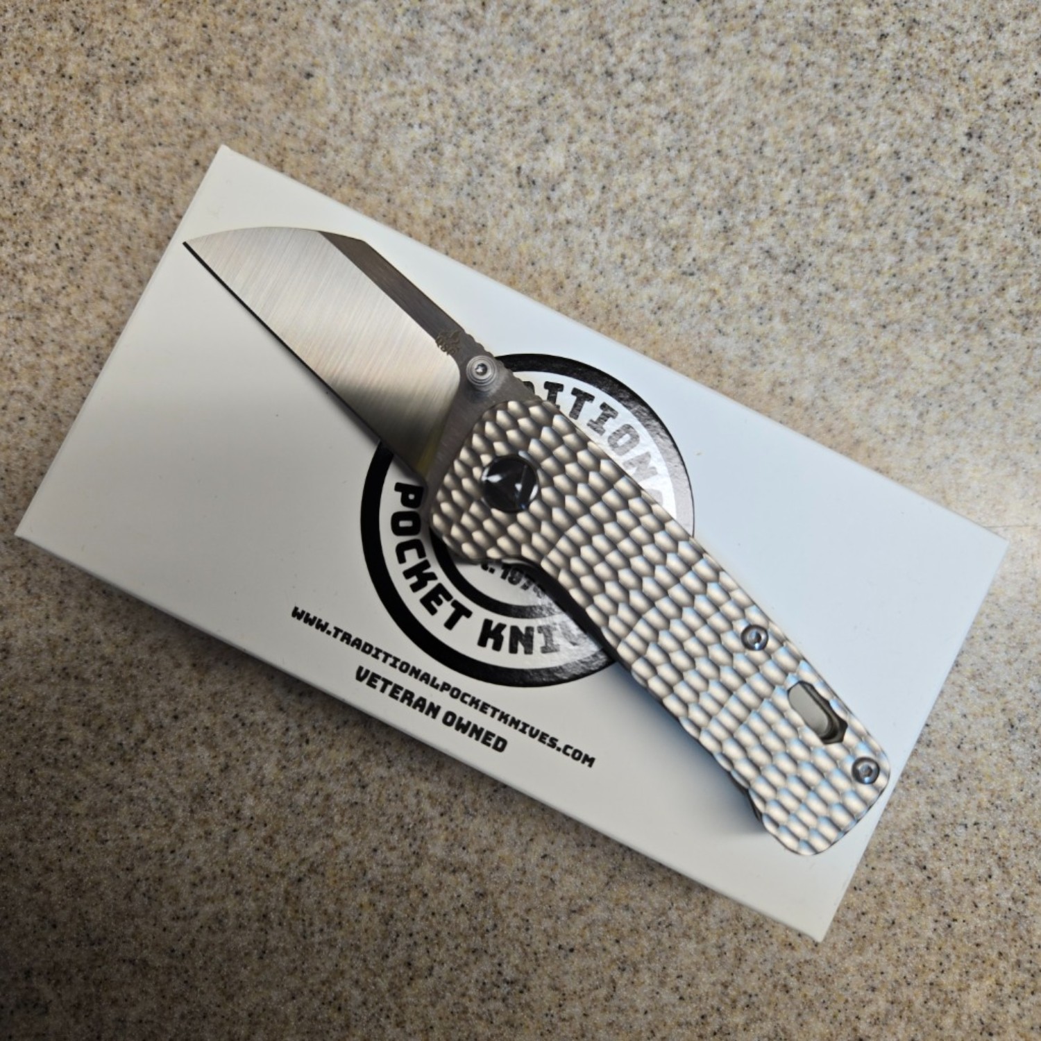 Bladebinge - QSP Penguin Mini Knife Gray Jigged Titanium M390 - TPK ...