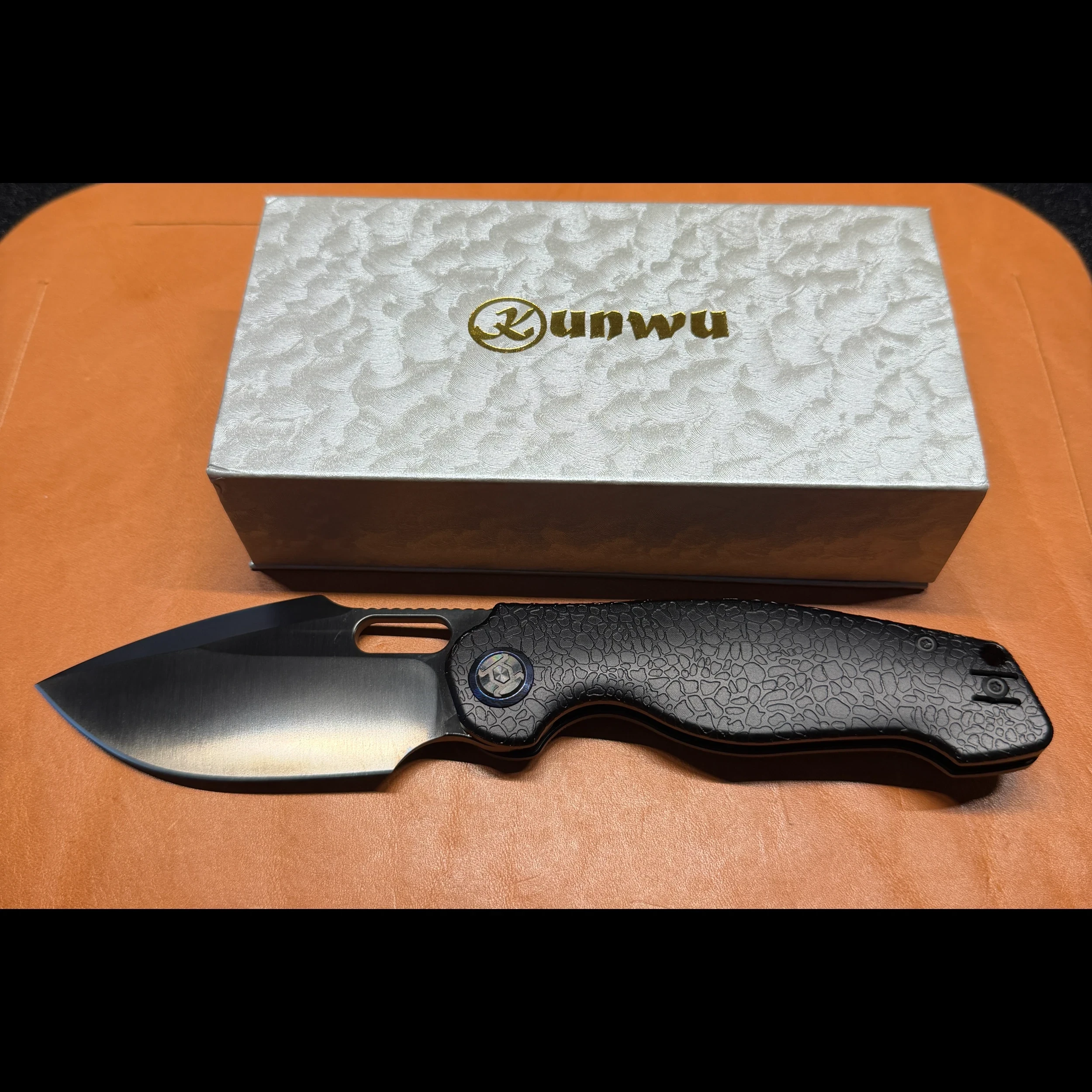 Bladebinge - Kunwu Knives Gringo Verta Lock Honeydew Texture Full Black