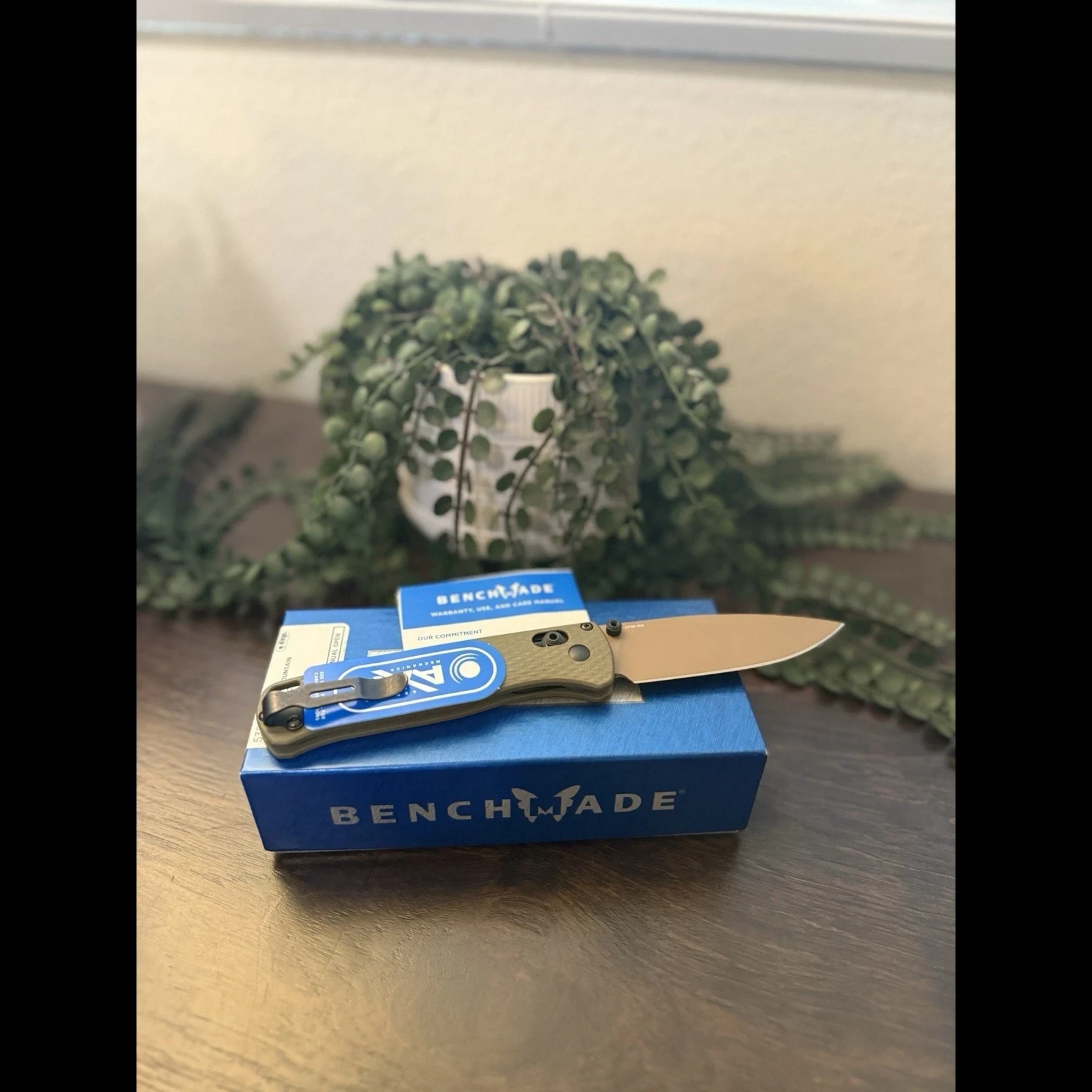 Bladebinge - Benchmade SMKW Exclusive Desert Warrior Bugout - OD Green ...