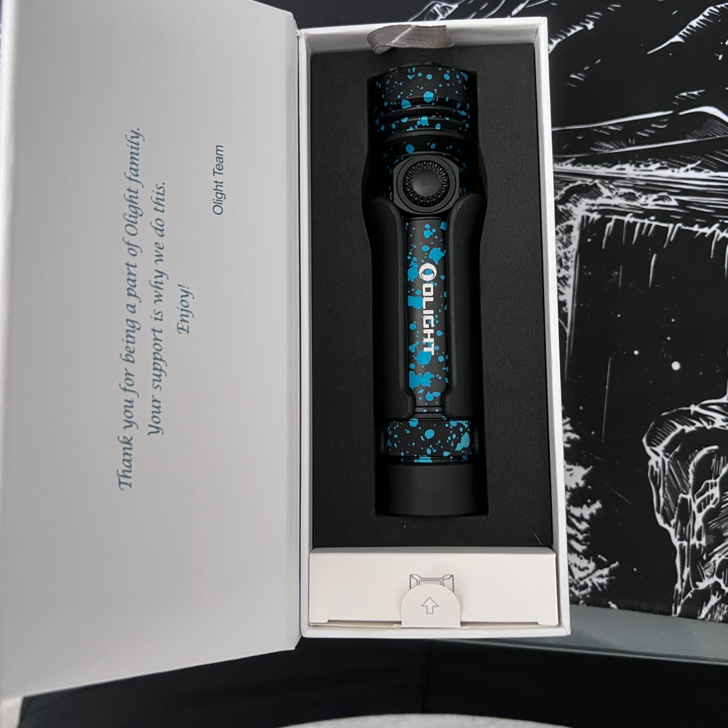 Bladebinge - Olight Seeker 4 Pro Deep Ocean EDC Flashlight, Versatile ...