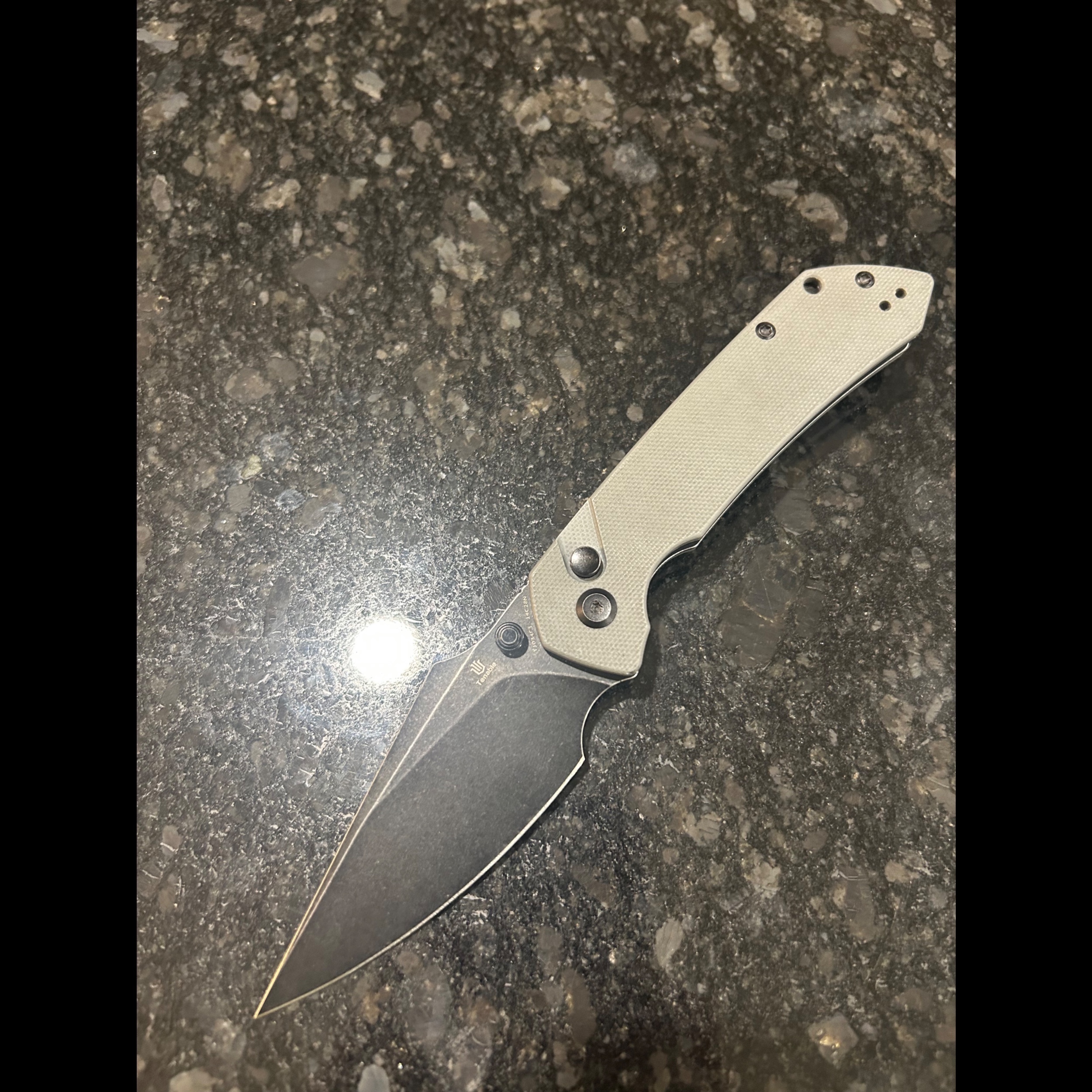 Bladebinge - Tenable Fenrir button lock