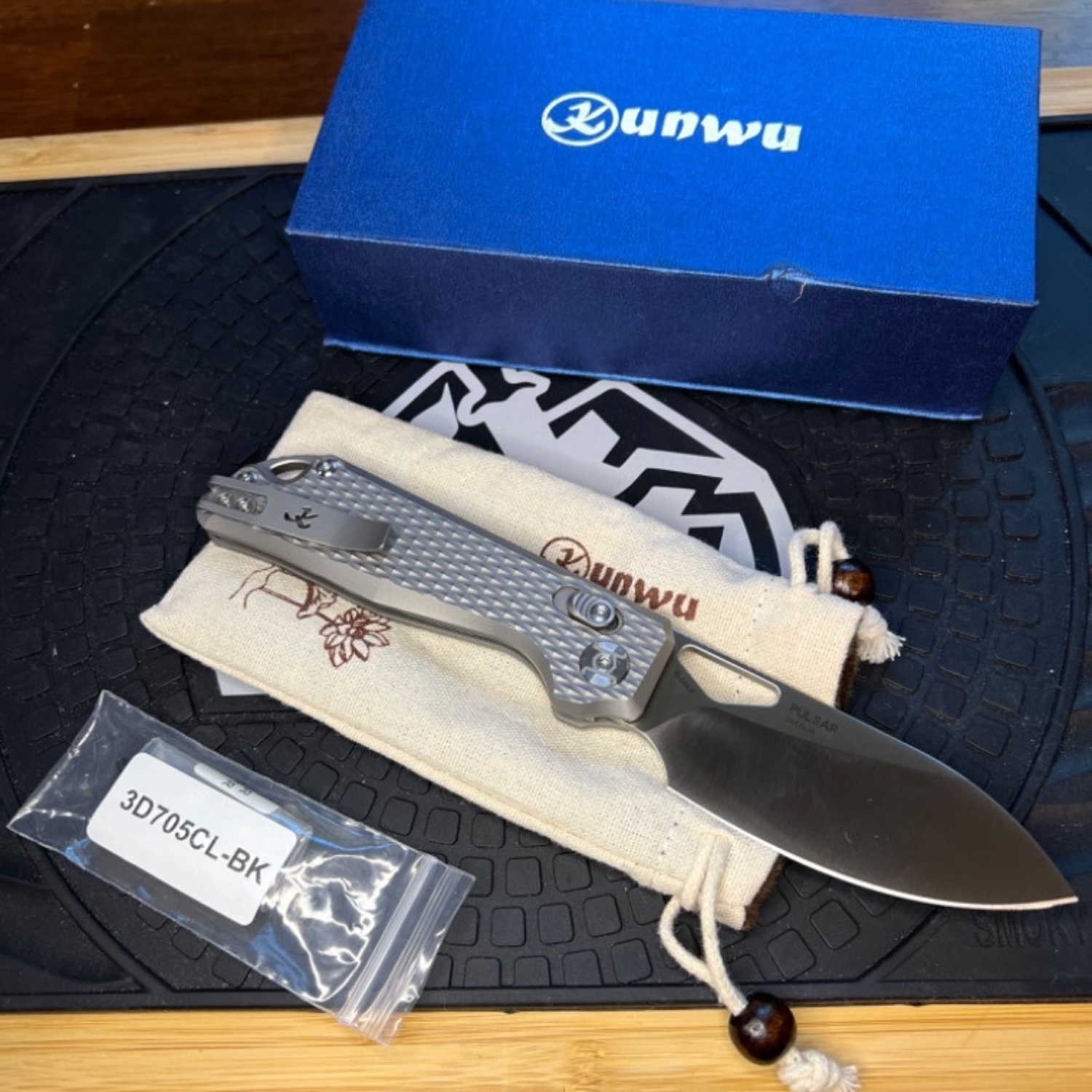 Bladebinge - Kunwu Pulsar - Diamond-textured titanium - Elmax Blade ...