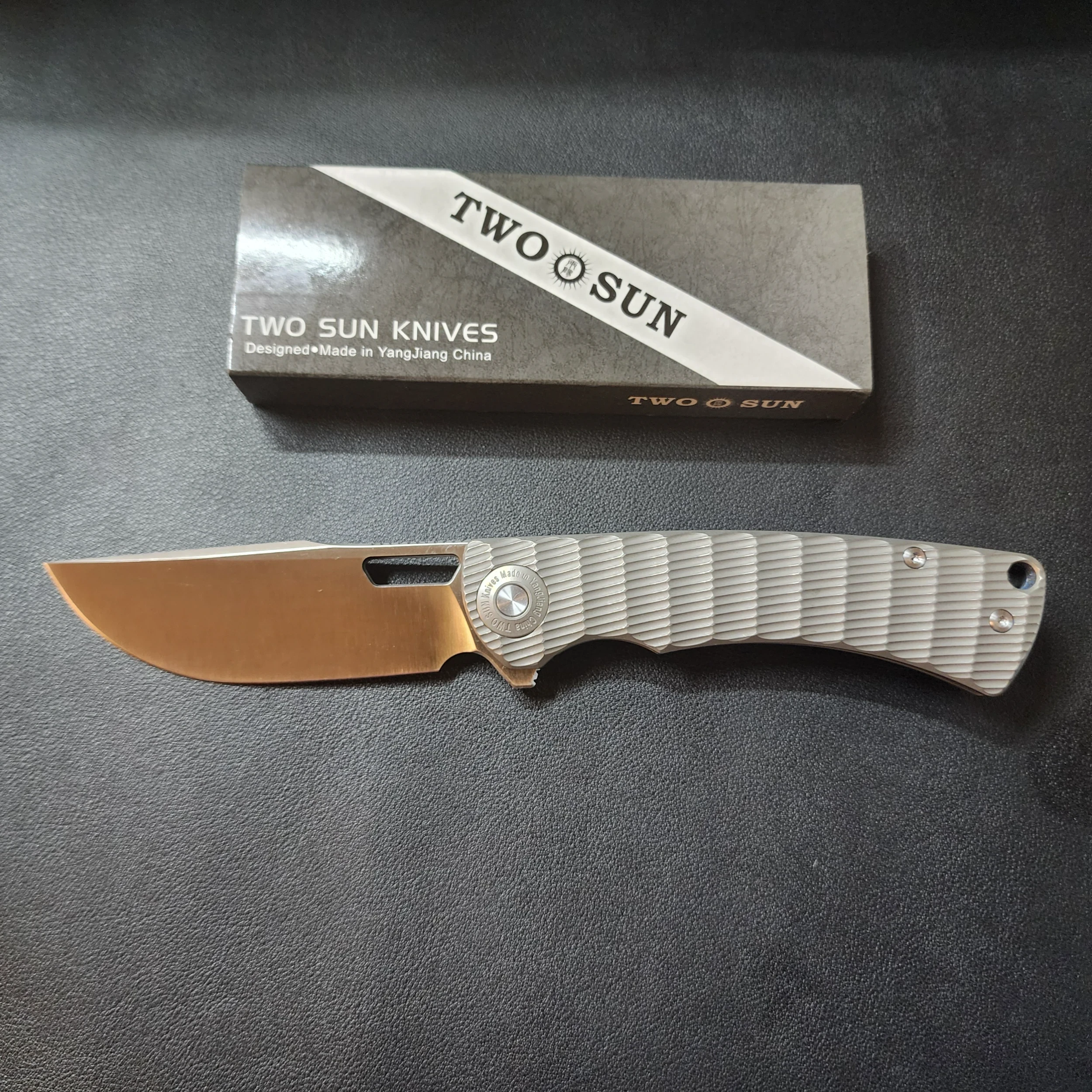 Bladebinge - Two Sun Flipper Folding Knife Gray Titanium Handle Plain ...