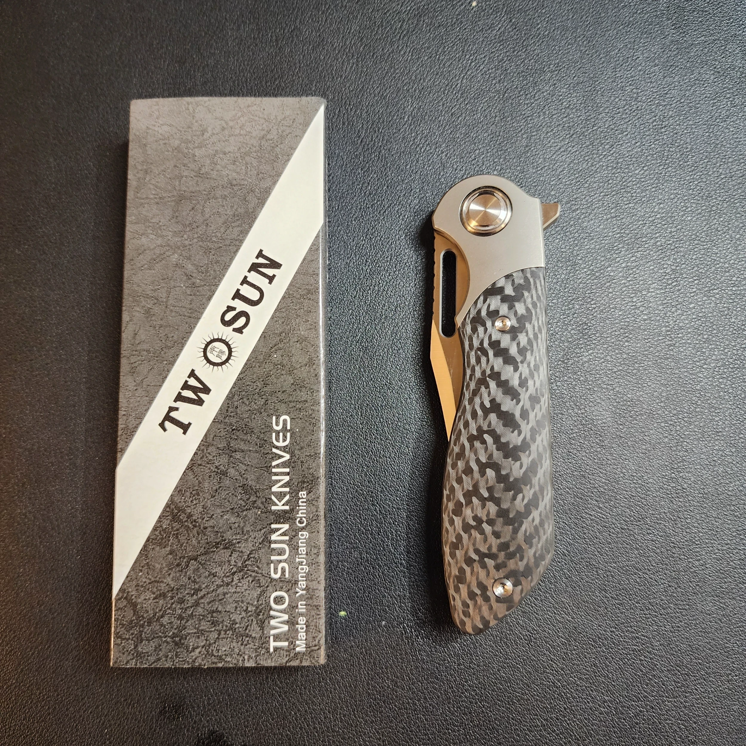 Bladebinge - Two Sun Folding Knife Black Titanium/Carbon Fiber Handle ...