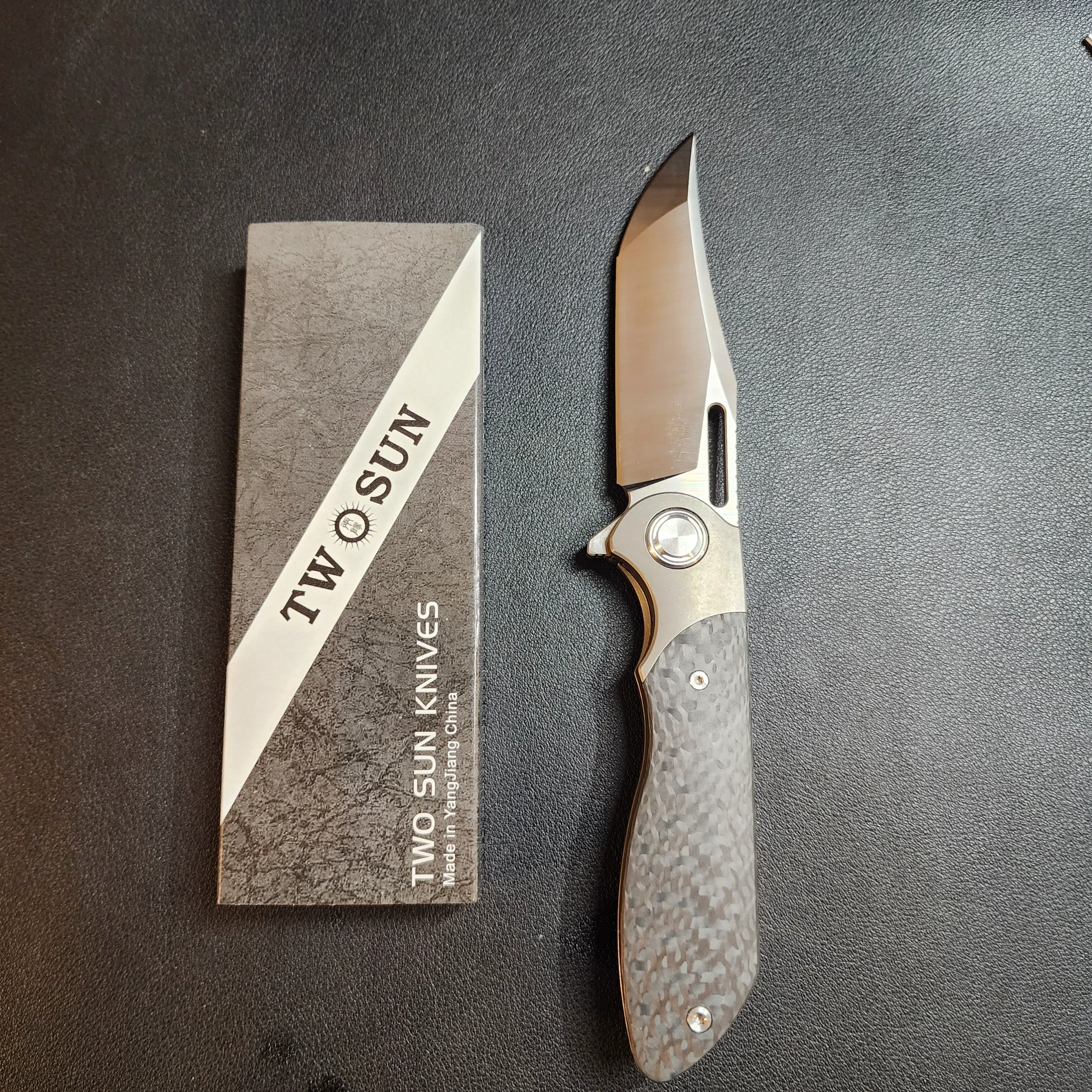 Bladebinge - Two Sun Folding Knife Black Titanium/Carbon Fiber Handle ...