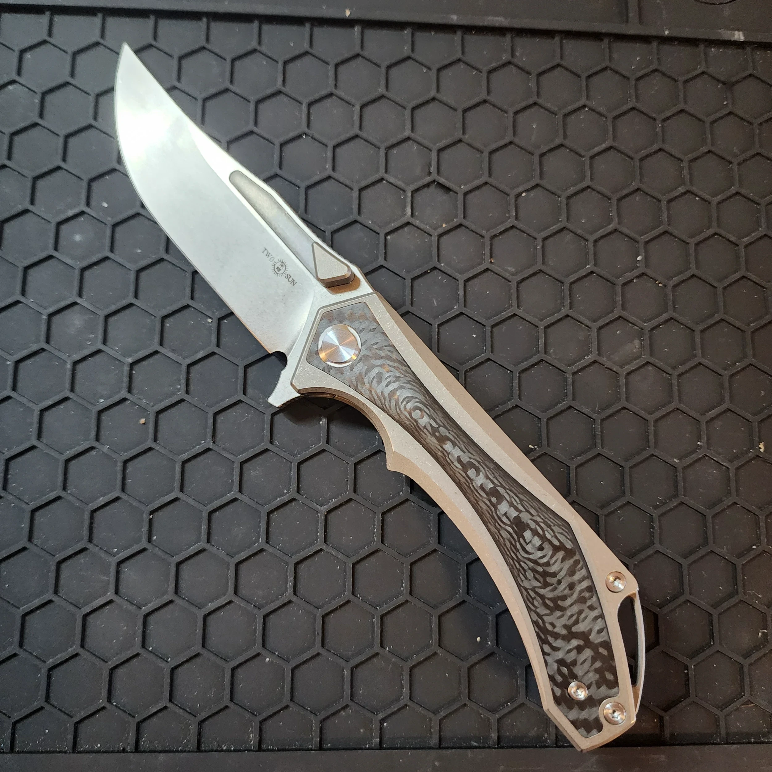 Bladebinge - Two Sun Flipper Folding Knife Titanium/Carbon Fiber Handle ...