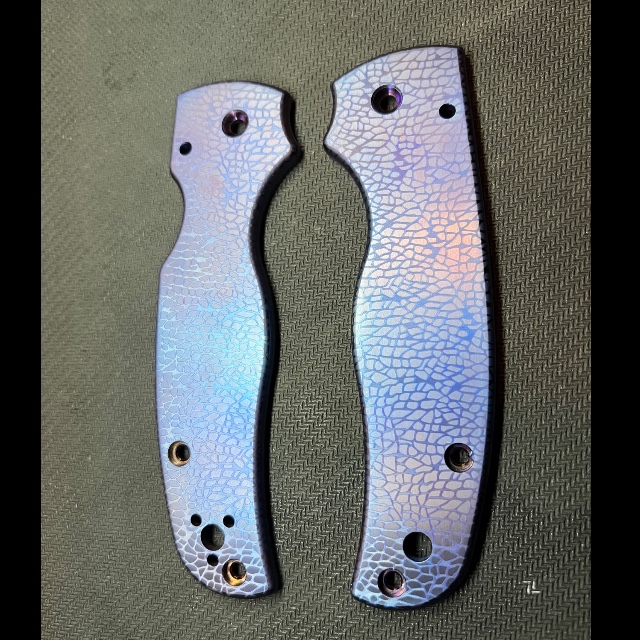 Bladebinge - spyderco shaman scales