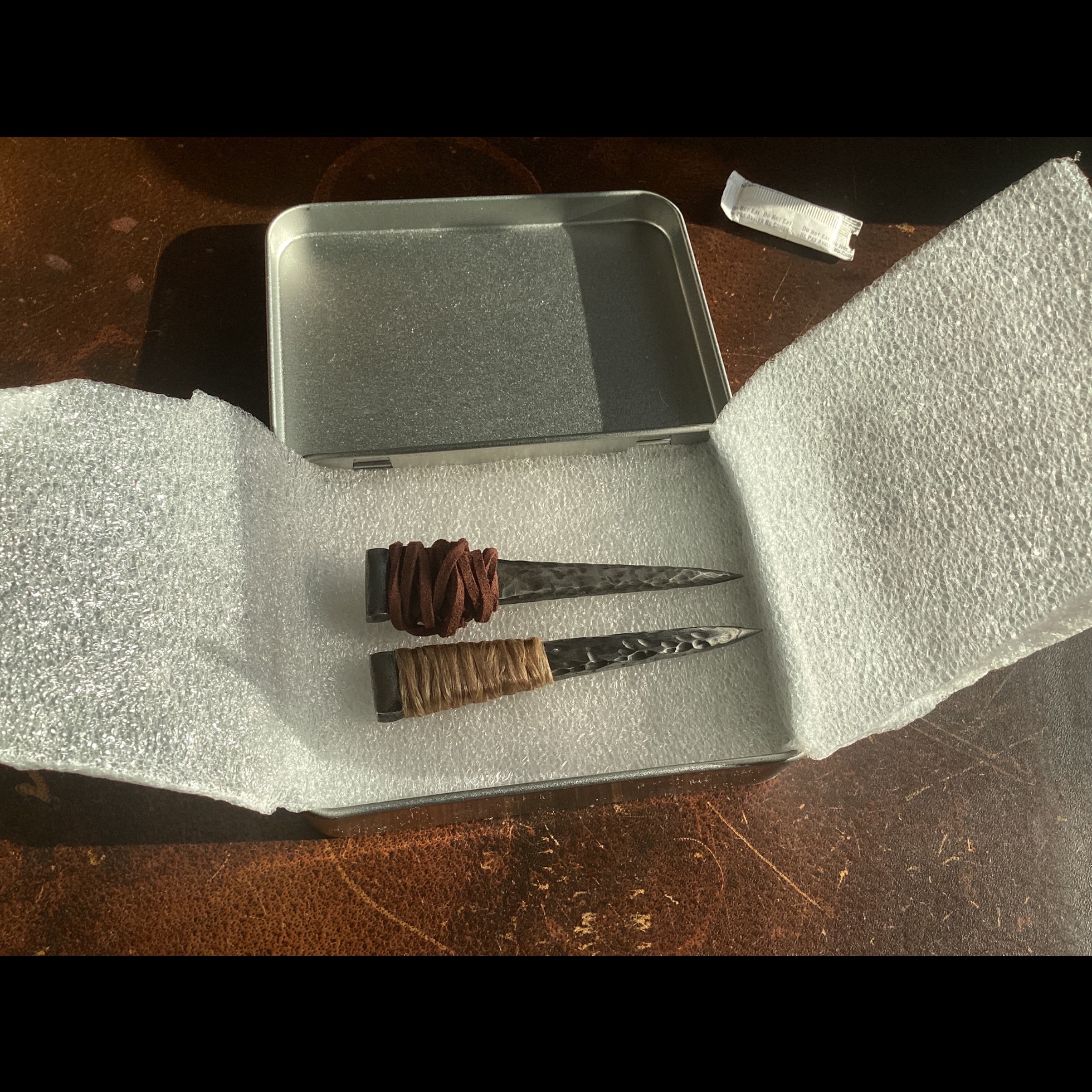 Bladebinge - Shank with deer sinew/ leather wrapped handles