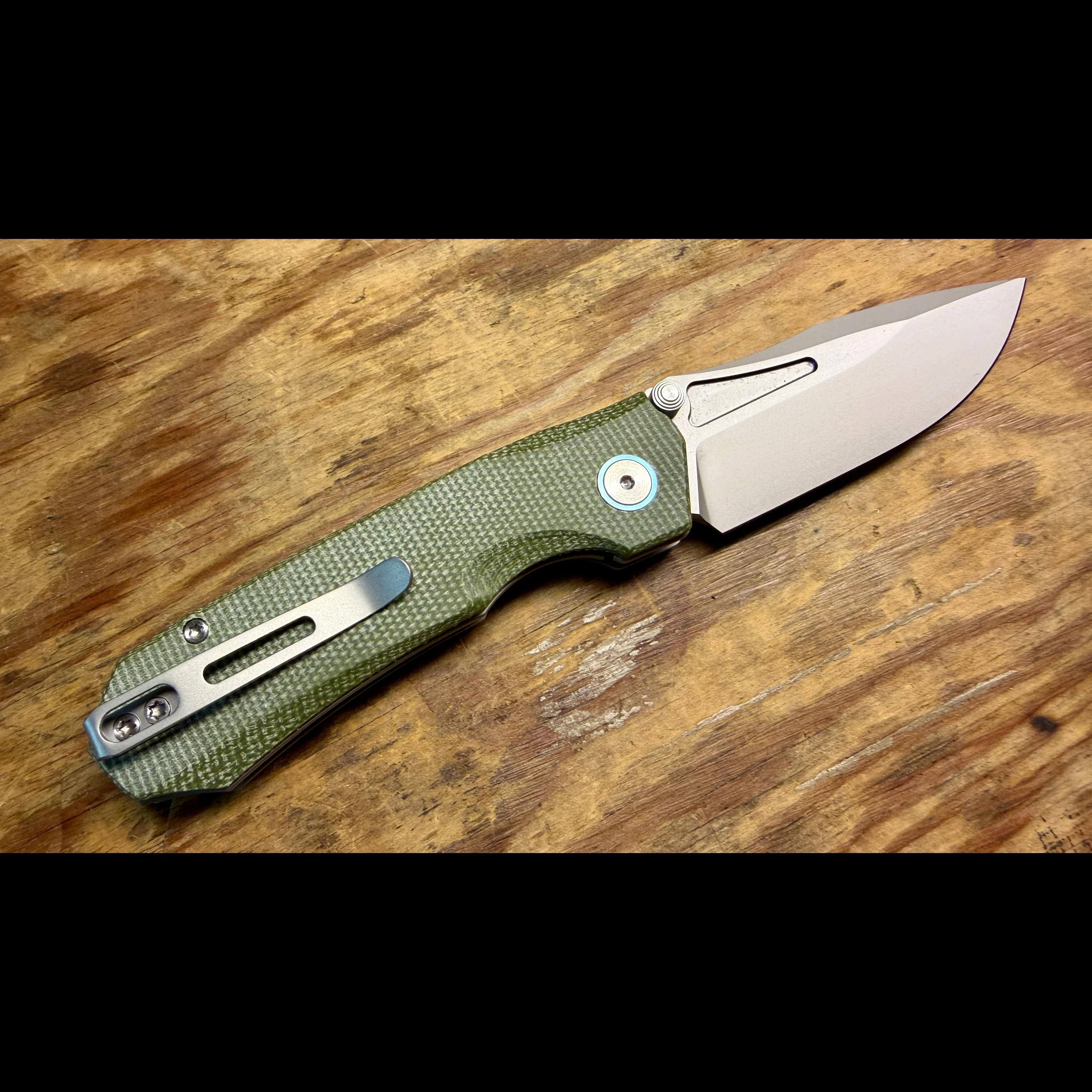Bladebinge - REMETTE Rhino Button + Liner Lock Knife Green Micarta ...