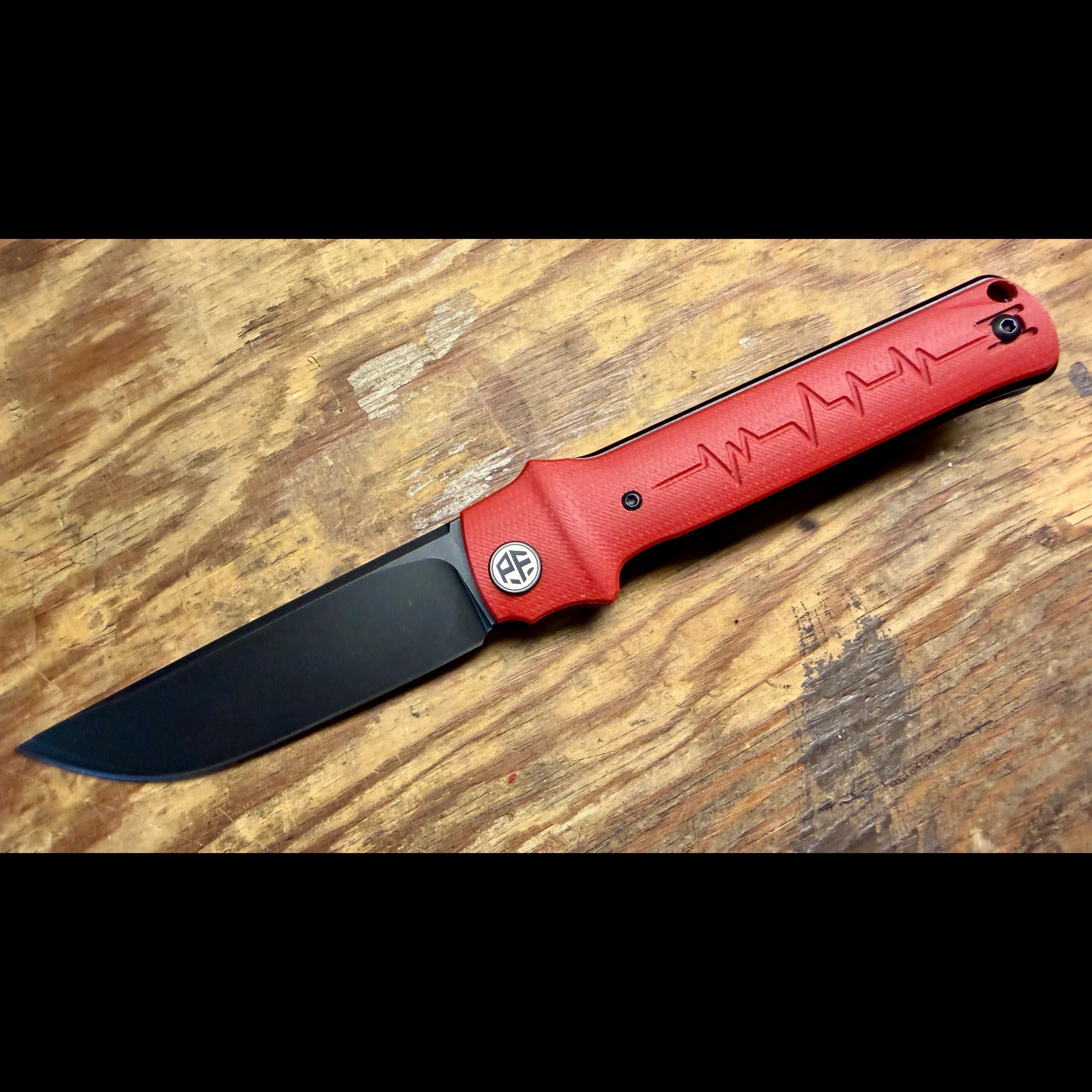 Bladebinge - PETRIFIED FISH PFB04 Tena, Tanto BW D2 Blade, Red G10 ...