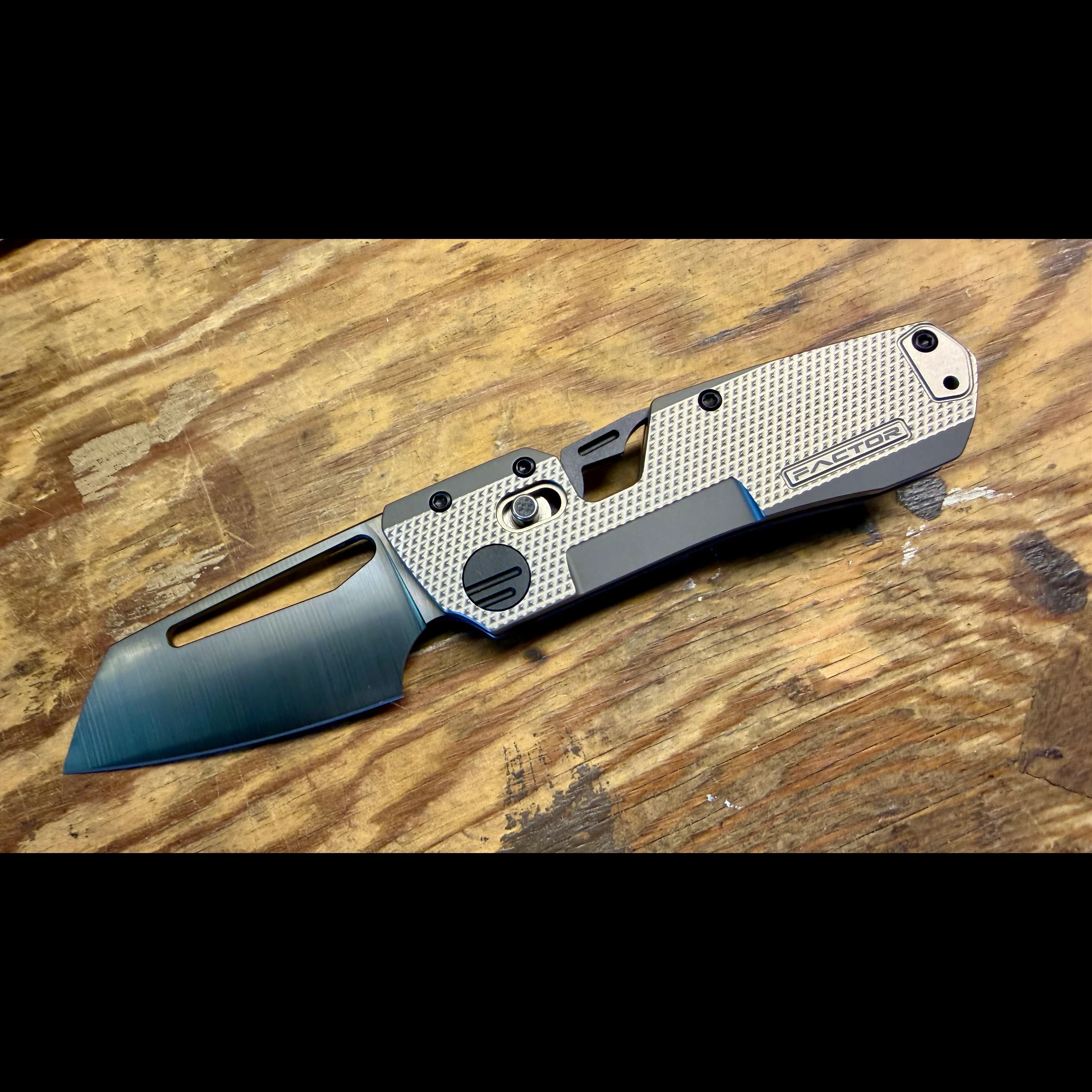 Bladebinge - WINTERBLADE FACTOR B4 DIAMOND TEXTURE TITANIUM SCALES ...