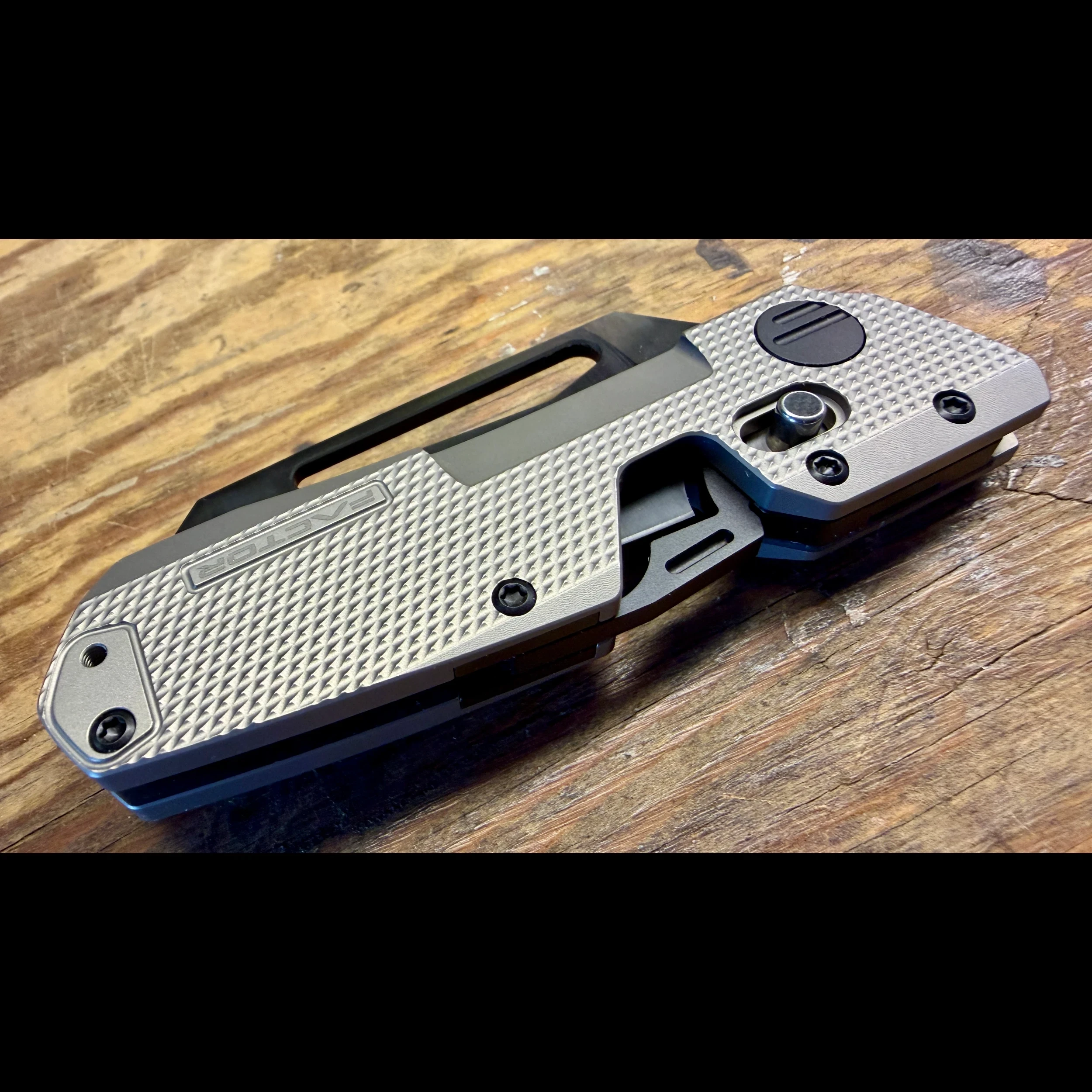 Bladebinge - WINTERBLADE FACTOR B4 DIAMOND TEXTURE TITANIUM SCALES ...