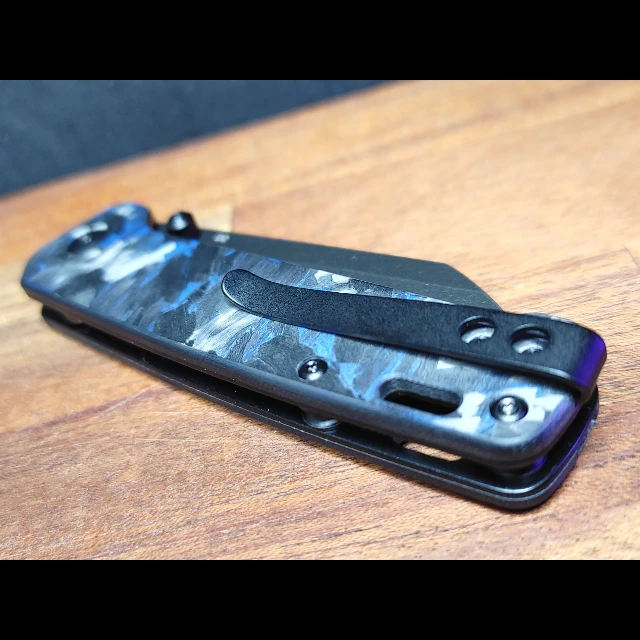 Bladebinge - QSP - Penguin - Liner Lock D2 Blade Blue Shredded CF ...