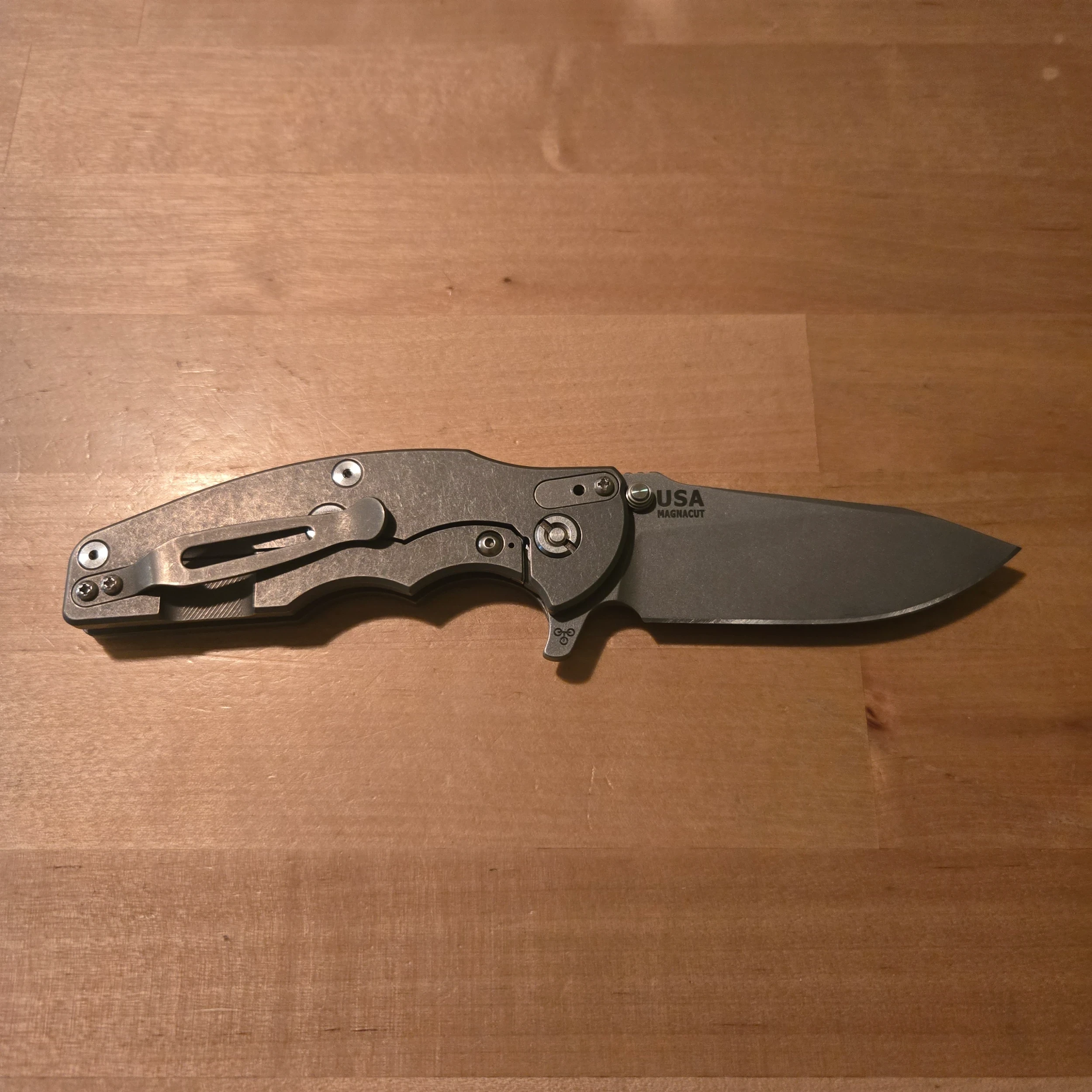 Bladebinge - Hinderer Jurrassic Slicer Magnacut Natural G10