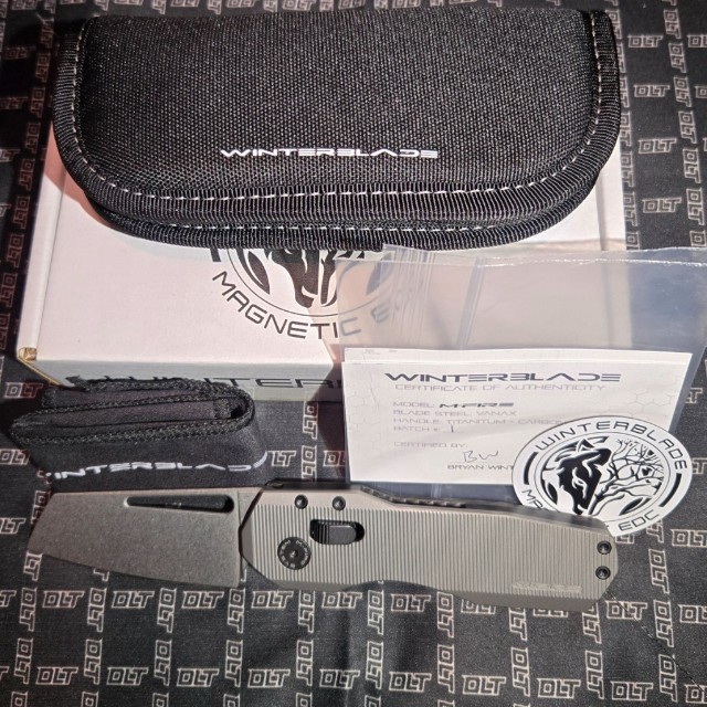 Bladebinge - WINTERBLADE M-FIRE: NATURAL TITANIUM & CARBON FIBER, STONEWASHED VANAX BLADE