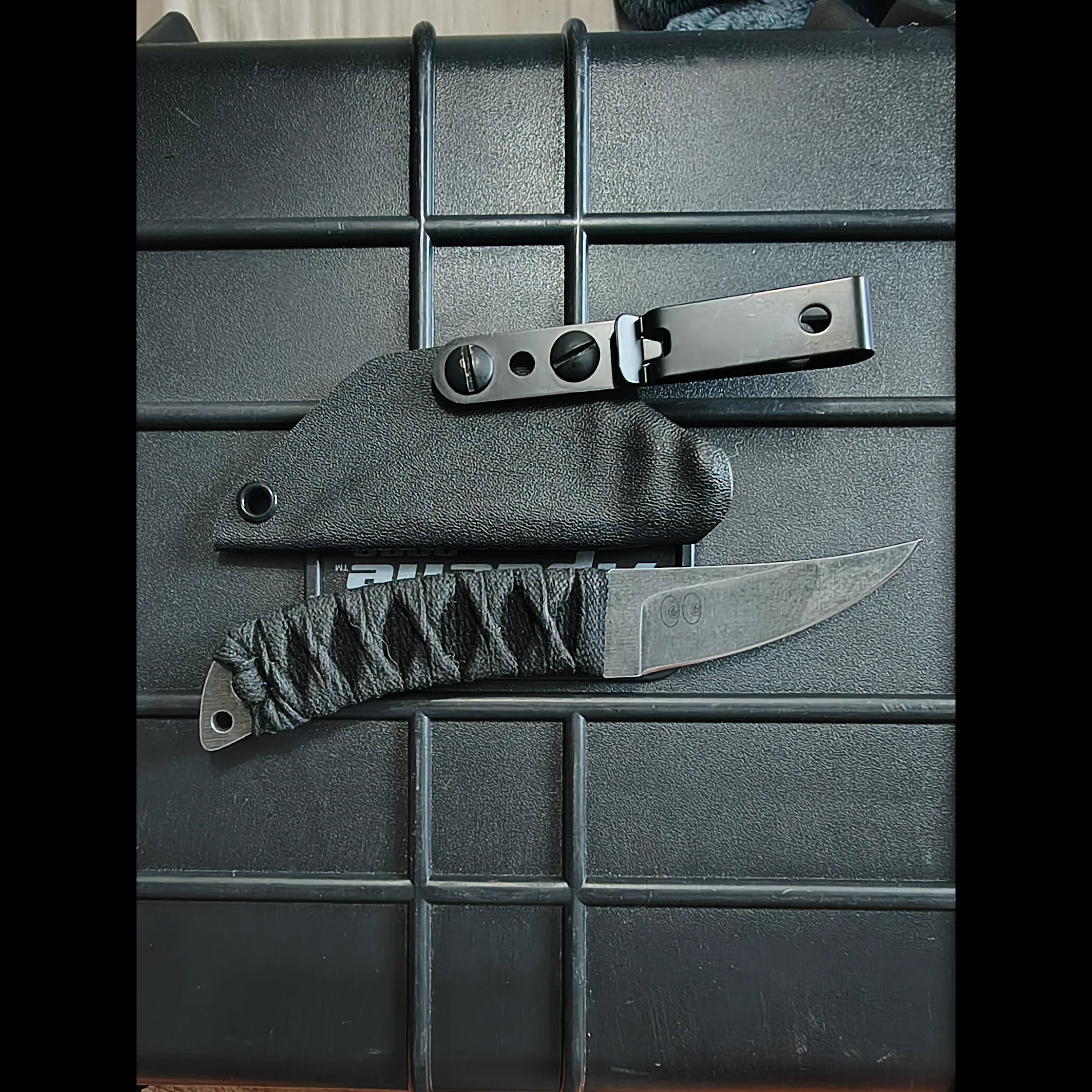 Bladebinge - Creeper knives stalker