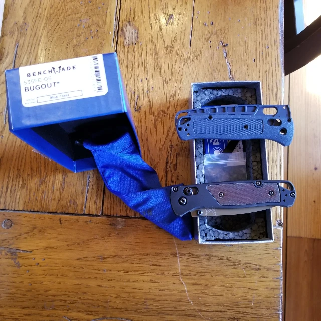 Bladebinge - Benchmade Bugout crater blue with cerakote fde s30v blade ...
