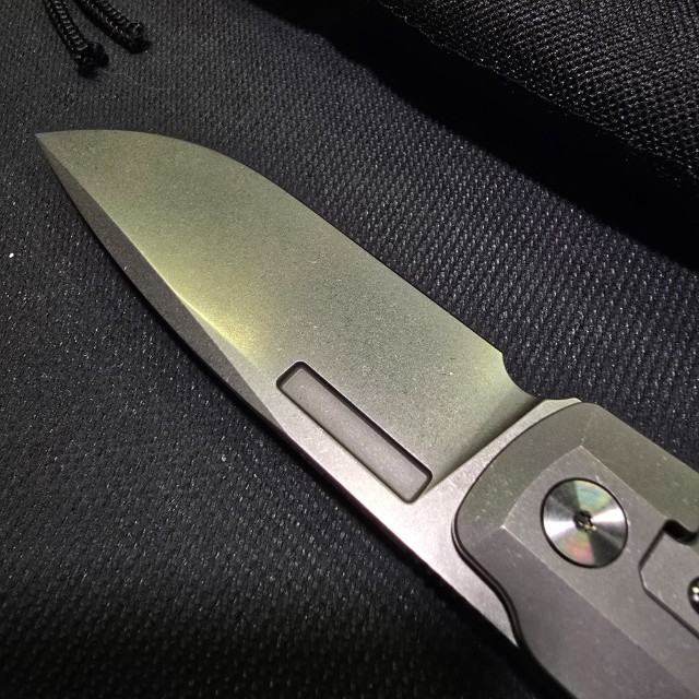 Bladebinge - Vero Engineering Synapse XL First Run stonewash, end-cut carbon fiber.