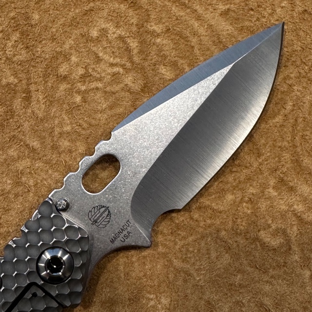 Bladebinge - STRIDER PERFORMANCE DGG XL MAGNACUT (HAND GROUND)