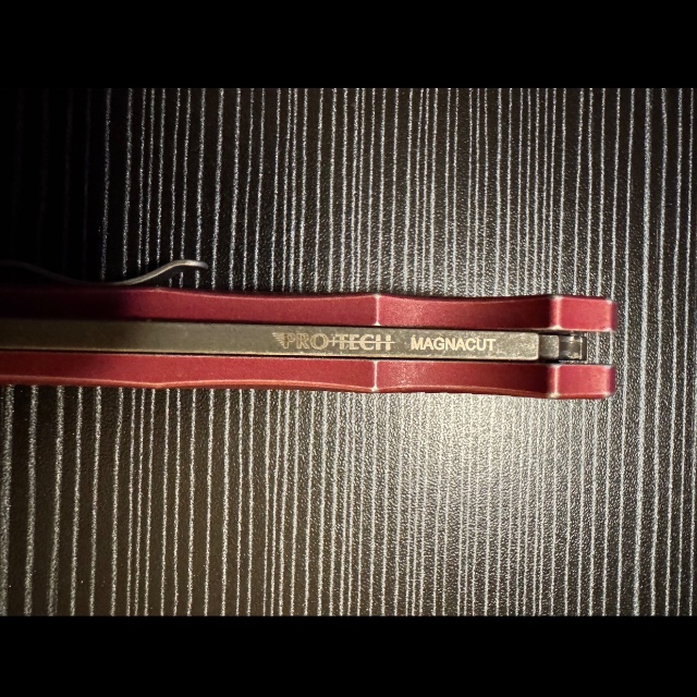 Bladebinge - Pro-tech Malibu Red Dragon Scale Handle Acid Wash Magnacut ...